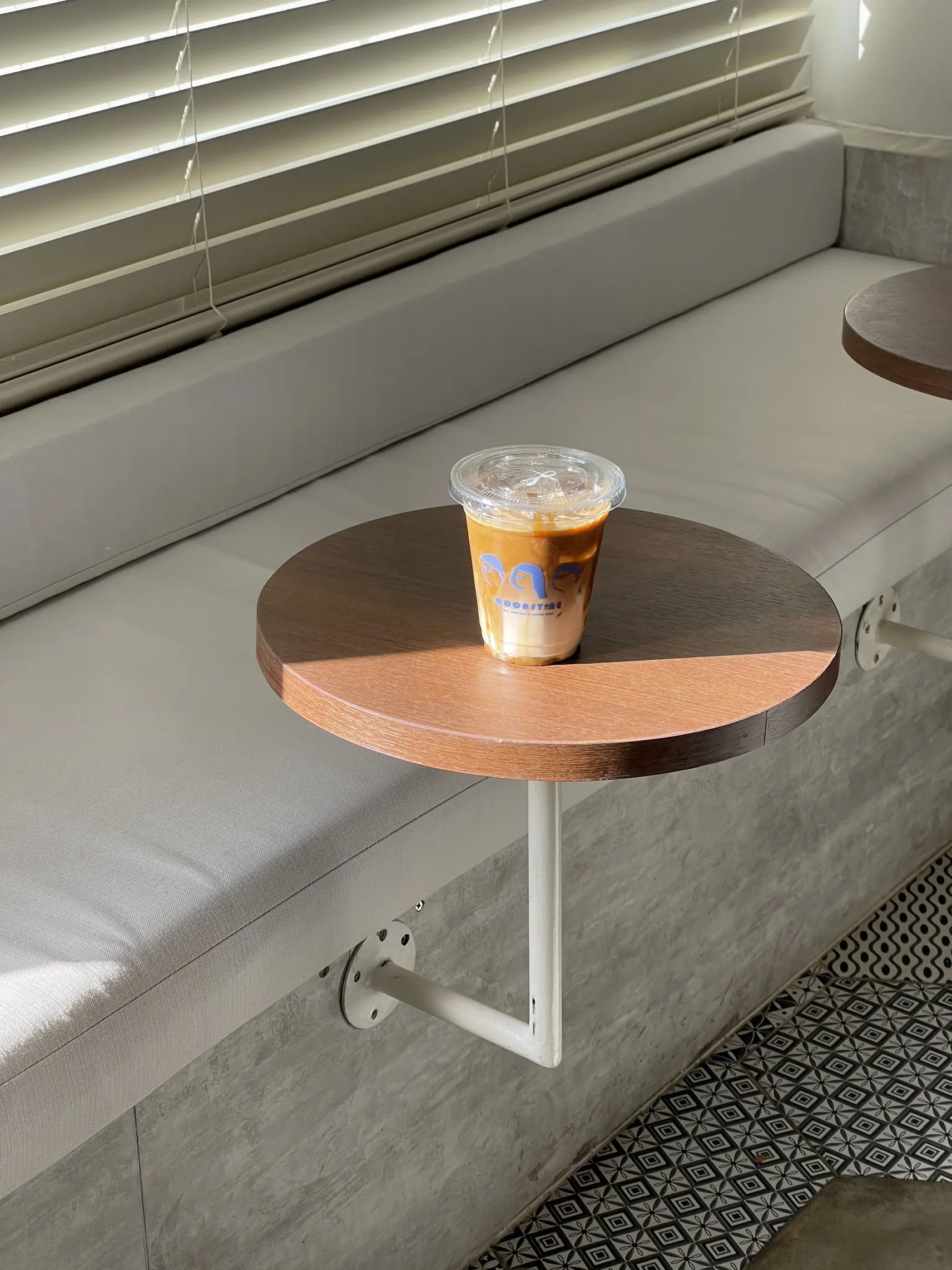 Moonstone คาเฟ่มินิมอล ภูเก็ต กินกาแฟชิลๆ พร้อมวิวทะเลสุดปัง | แกลเลอรี ...