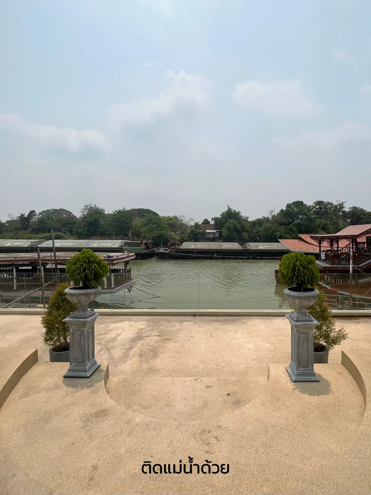 LA LOUBERE คาเฟ่สถาปัตยกรรมร่วมสมัยเปิดใหม่ในอยุธยา ปังมาก | แกลเลอรีที่โพสต์โดย titlemeta | Lemon8