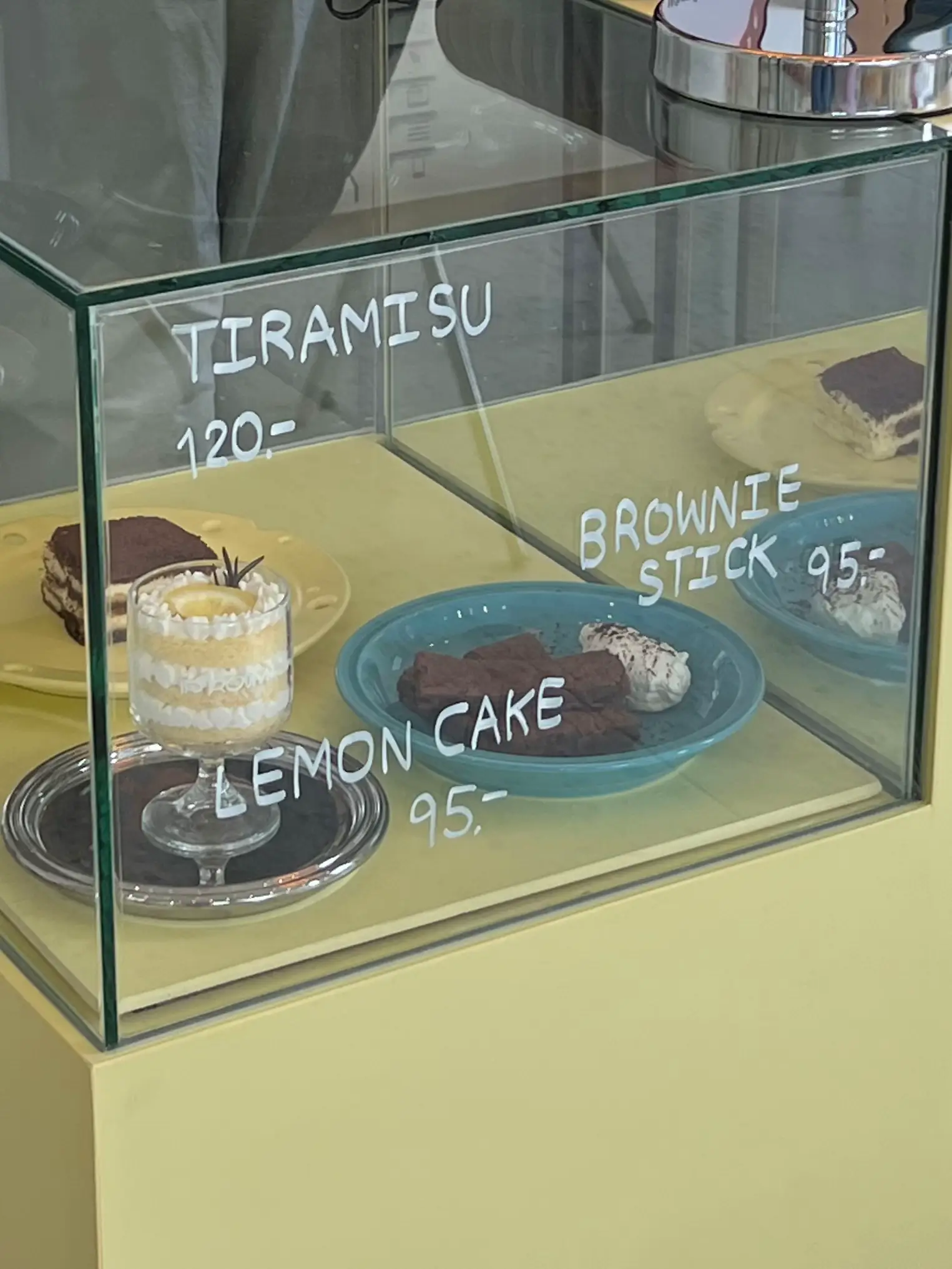 IP ROOM คาเฟ่สุดคิวท์ย่านสะพานควาย | แกลเลอรีที่โพสต์โดย fahhnat | Lemon8