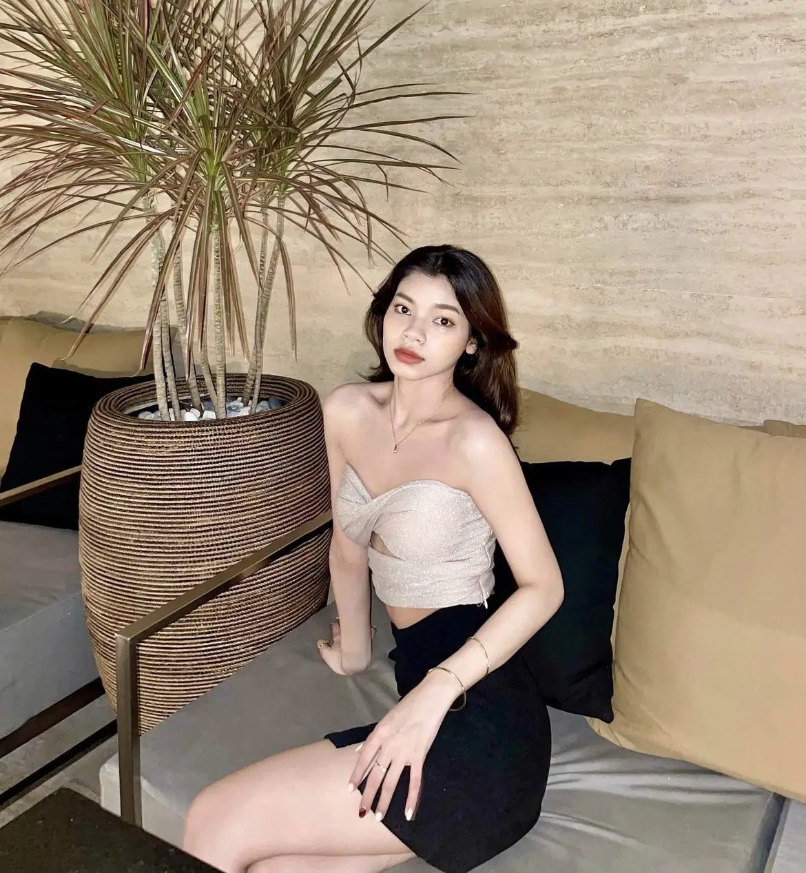 OOTD Look dinner 👡🥂 | แกลเลอรีที่โพสต์โดย Skyy ꕀ | Lemon8