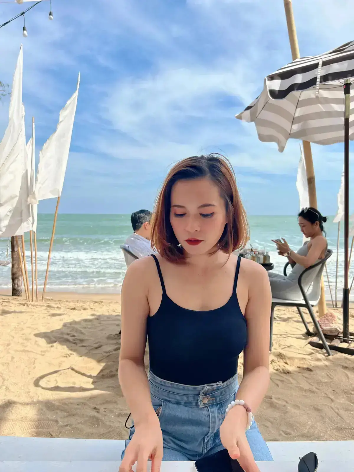 เที่ยว1d+Day Artist ปราณบุรี มุมถ่ายรูปเยอะมาก🏝 | แกลเลอรีที่โพสต์โดย WANWI JEANS 👖 | Lemon8