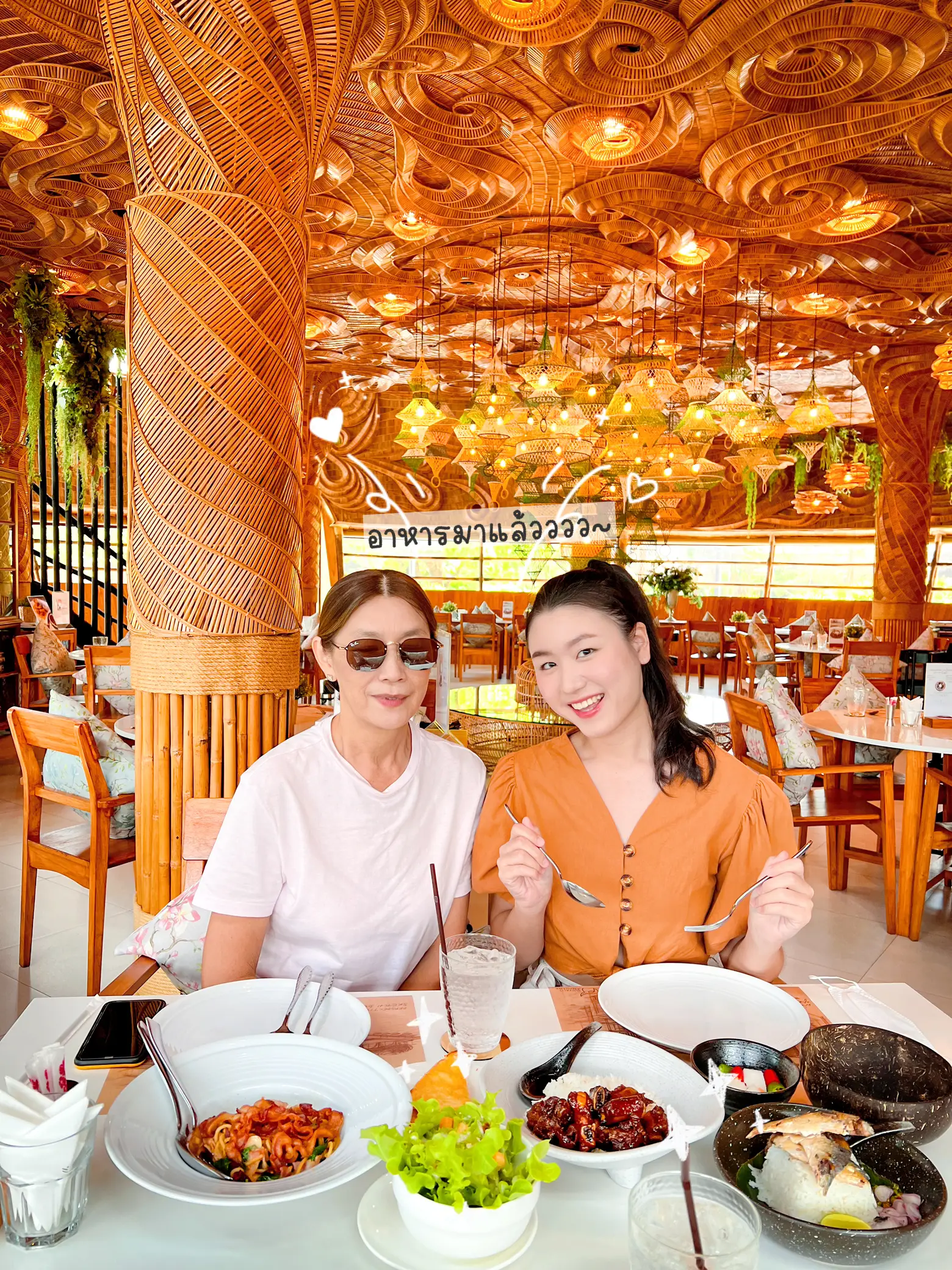 #พาแม่ไป Rusty Rose ร้านอาหารที่สวยที่สุดในอัมพวา | แกลเลอรีที่โพสต์โดย 𝑎𝑚𝑦𝑛𝑎𝑝𝑎𝑠𝑜𝑟𝑛 | Lemon8