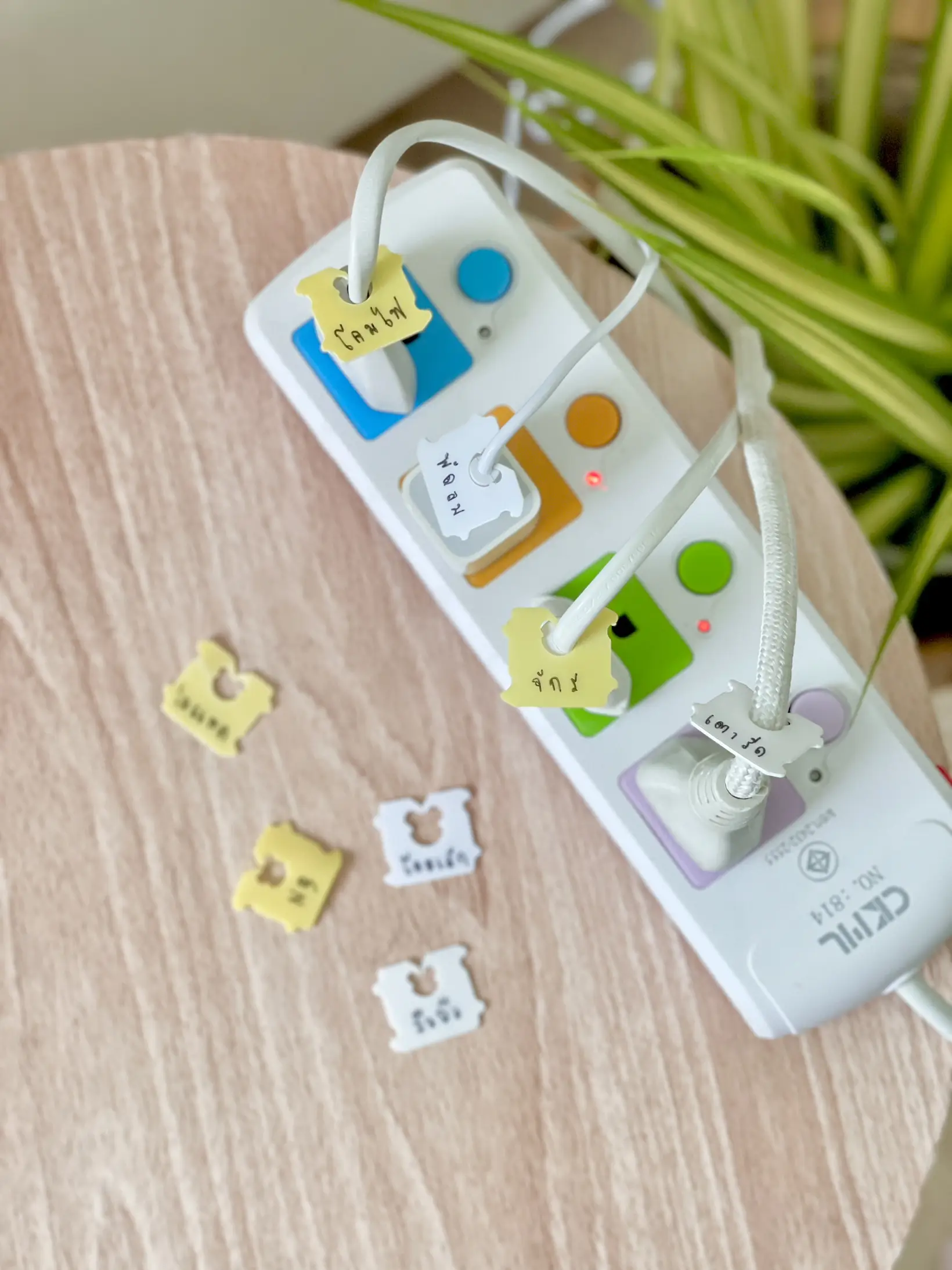 Item hack idea รียูสไอเทมลับจัดระเบียบสายไฟให้ใช้งานง่ายขึ้น | แกลเลอรี ...