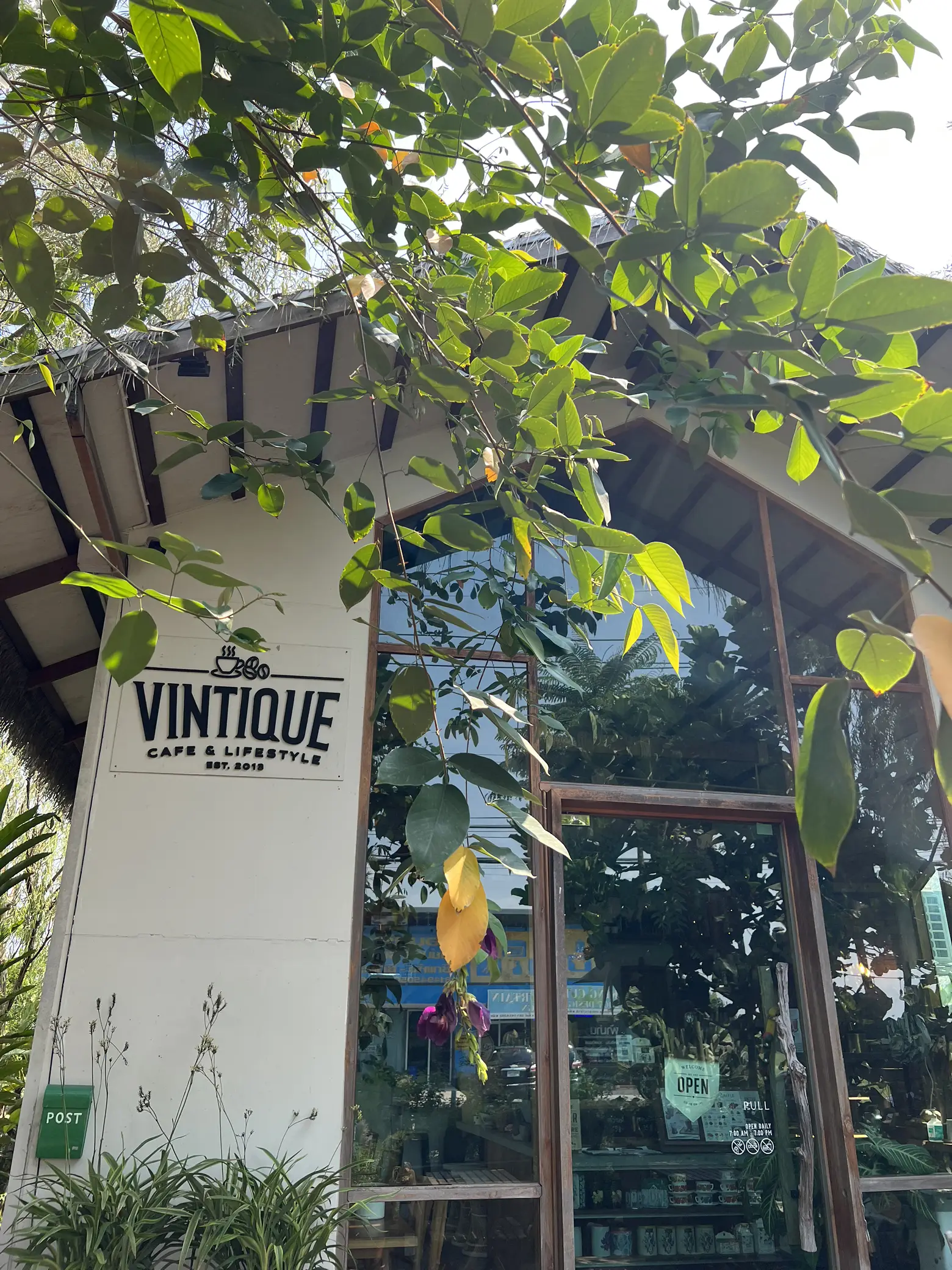 ชี้พิกัดคาเฟ่สวย "คลองสามวา" สวย ชิล ฟีลธรรมชาติ | วิดีโอที่เผยแพร่โดย ...
