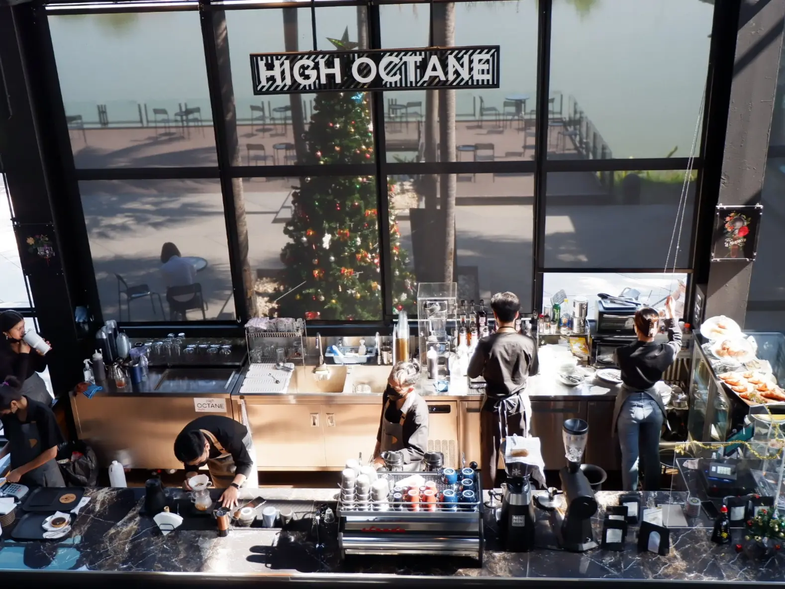 คาเฟ่สุดชิลพร้อมวิวปังๆริมทะเลสาบ@High Octane Cafe | แกลเลอรีที่โพสต์ ...