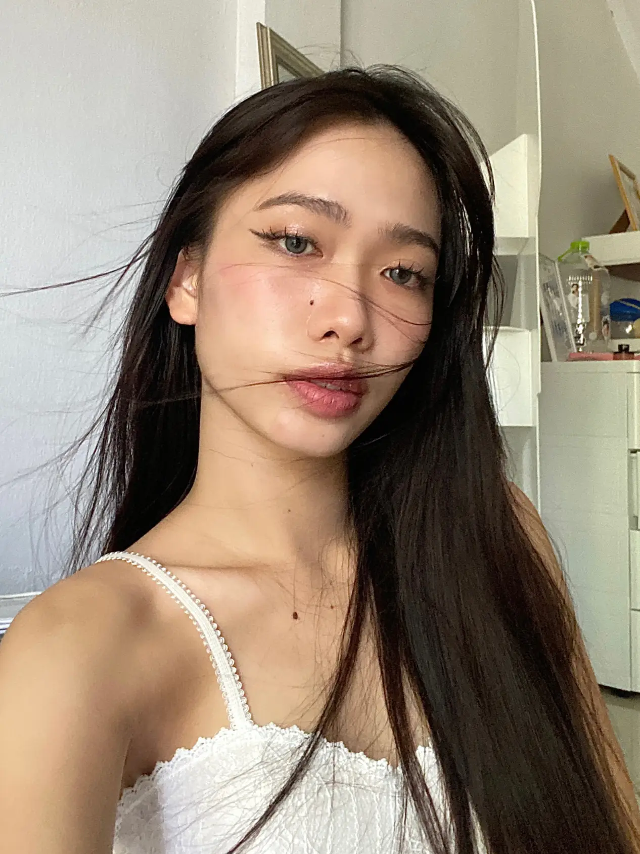 Wake up and makeup | แกลเลอรีที่โพสต์โดย Kindarettt | Lemon8