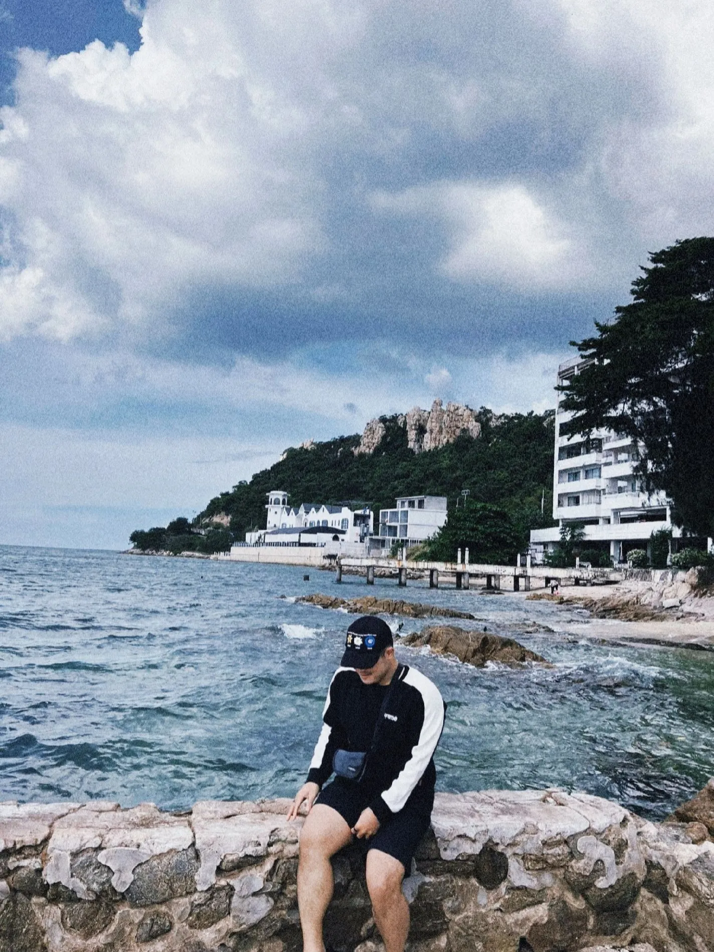 "Hidden Lab" คาเฟ่สุดว้าวในแถบบางแสน สวยจนต้องซ้ำ | แกลเลอรีที่โพสต์โดย Lyun_ Pakorn | Lemon8