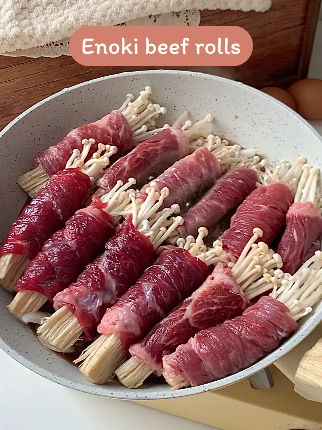 Enoki beef rolls เมนูทำง่าย เนื้อพันเห็ดเข็มทอง 🥩 | Video published by ...