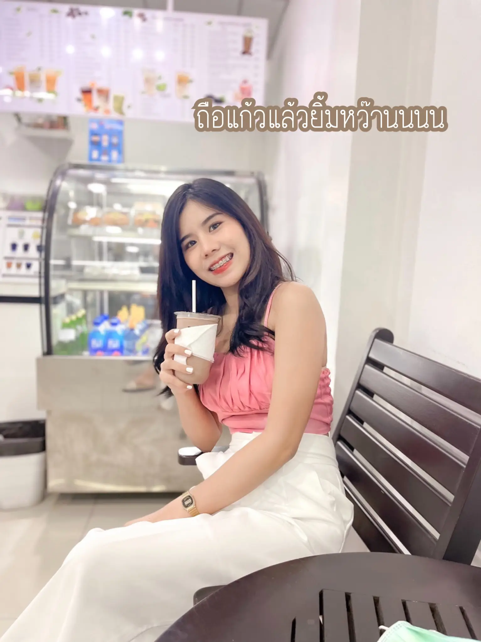 6 ท่าโพสถ่ายรูปคู่แก้วน้ำคู่ใจ | แกลเลอรีที่โพสต์โดย rainnie | Lemon8