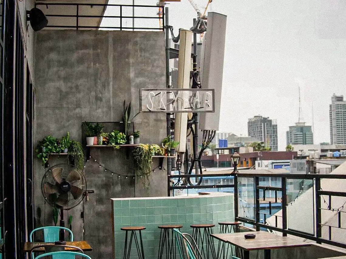 PEAK-A-B👀 บาร์ตอนกลางคืน🌃 📍BTSอนุสาวรีย์ | แกลเลอรีที่โพสต์โดย Nookathity🍑 | Lemon8