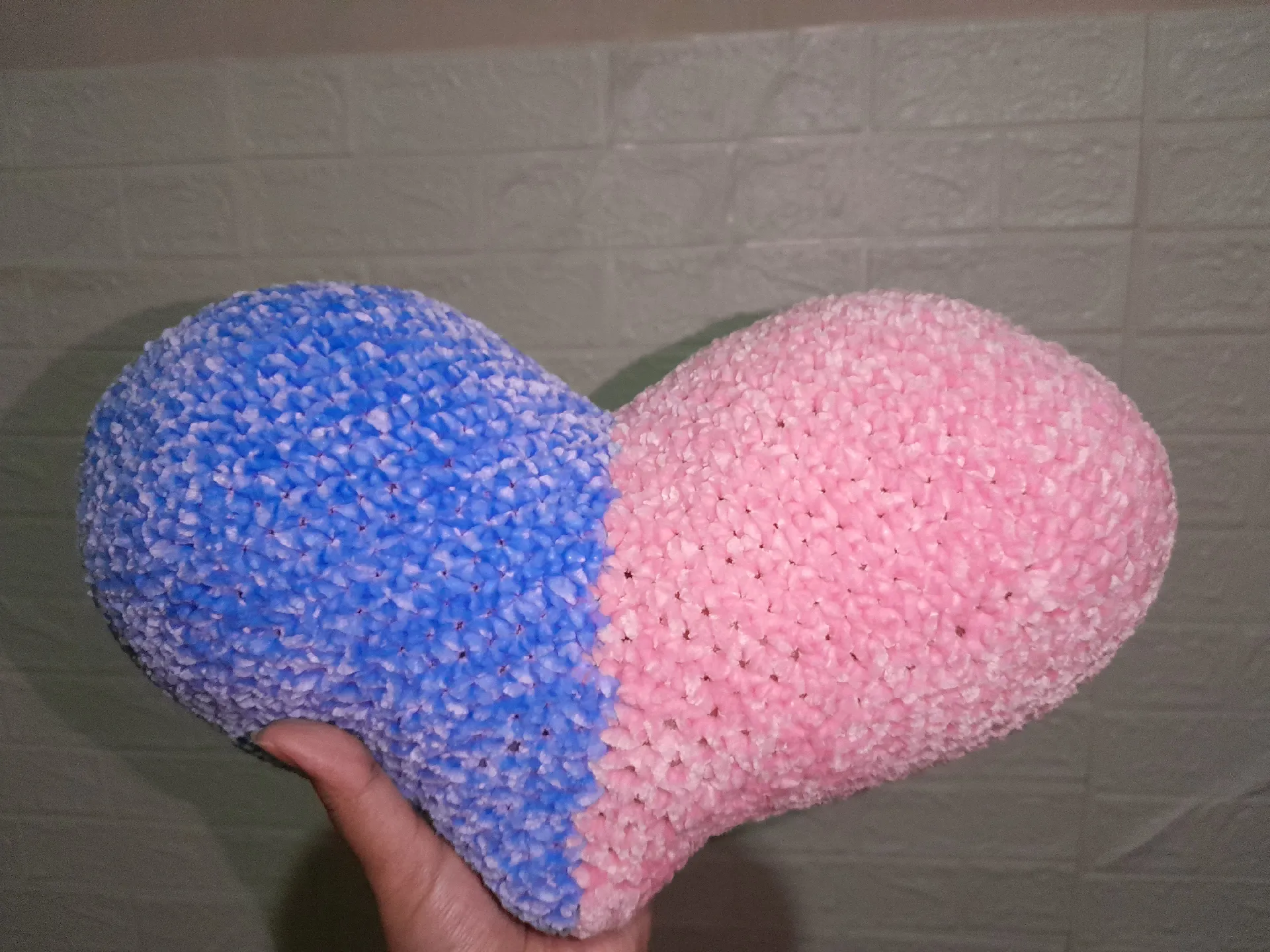 bantal bentuk heart | Galeri diposting oleh nesa ness | Lemon8