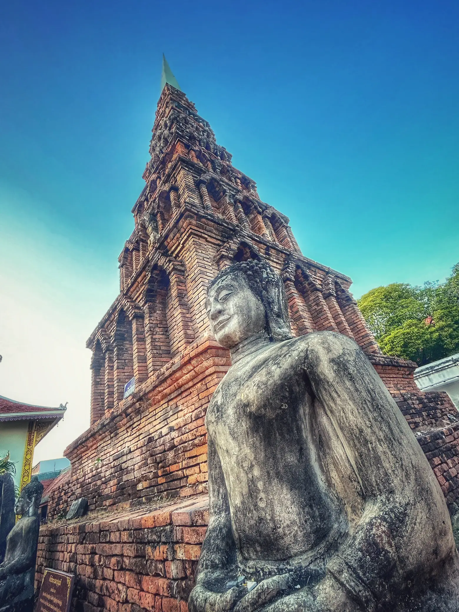 พระธาตุหริภุญชัย” พระธาตุปีไก่ สิ่งศักดิ์สิทธิ์คู่เมืองลำพูน | แกลเลอรีที่โพสต์โดย Im jessie ...