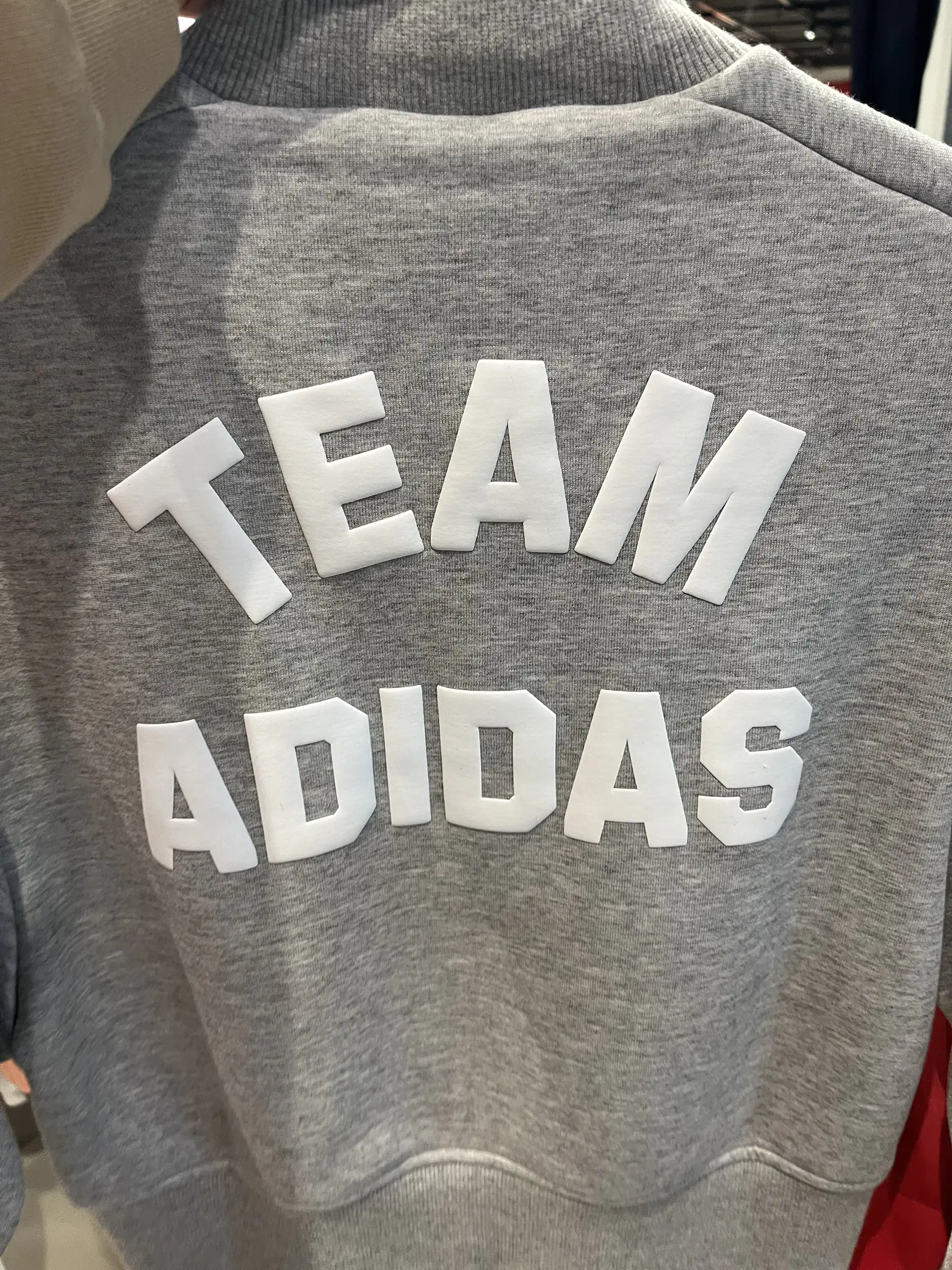 Adidas outlet! | แกลเลอรีที่โพสต์โดย Ruby J | Lemon8