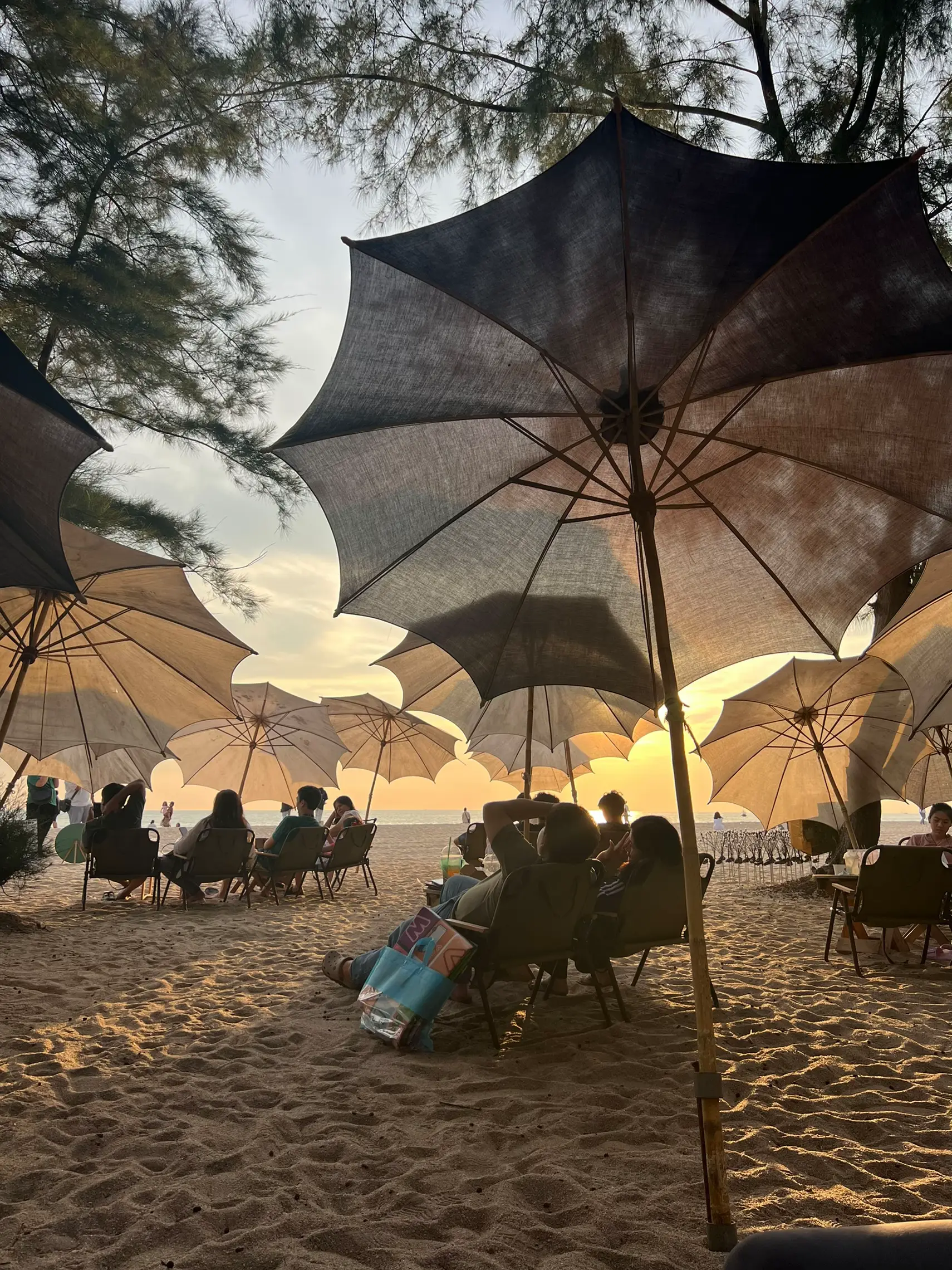 ปูซานเมืองไทย~ เที่ยวทะเลยังไงให้เหมือนฟิวเกาหลี 🇰🇷🏝 | แกลเลอรีที่โพสต์โดย 𝐊𝐡𝐮𝐧_𝐩𝐫𝐚𝐞𝐰 | Lemon8