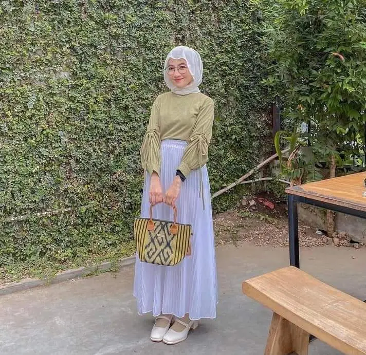 20 ide Ootd Hijab Style Cwe Pendek teratas di 2024