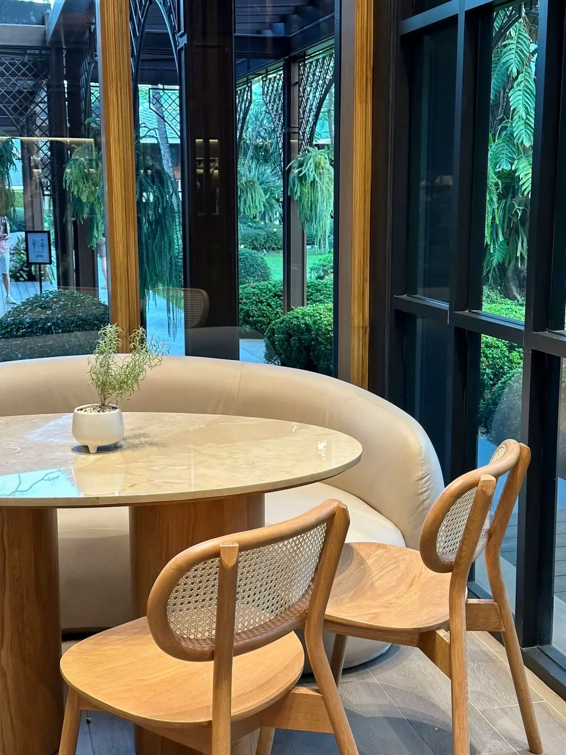 ไอเดียแมชชุดคอร์เซ็ต สไตล์ลูกคุณ | แกลเลอรีที่โพสต์โดย MINTO | Lemon8