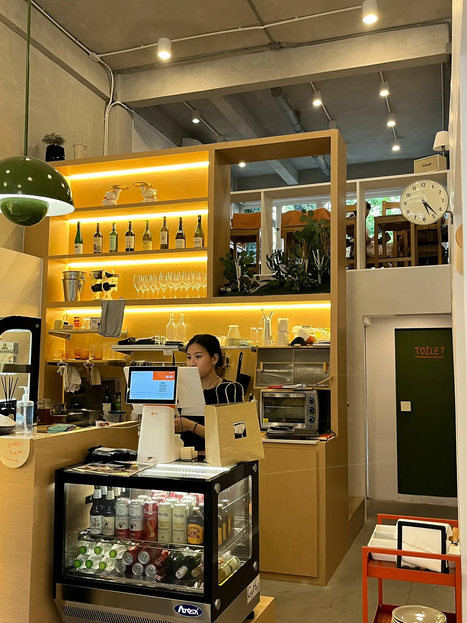 พาชิม! คาเฟ่ชีสบอร์ดเจ้าดังจากไอจี !? 🍇🧀 | แกลเลอรีที่โพสต์โดย ISAYWORK | Lemon8