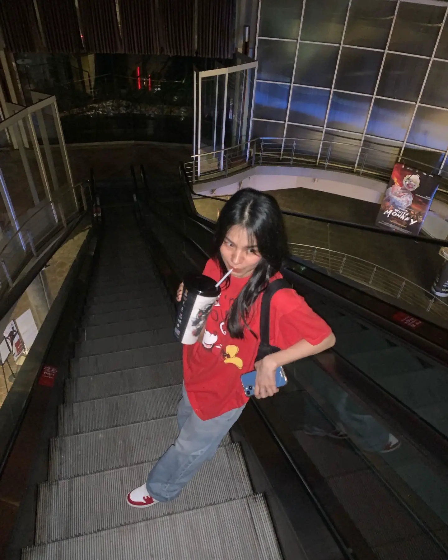 OOTD แต่งตัวชิลๆไปดูหนัง | แกลเลอรีที่โพสต์โดย camolin | Lemon8