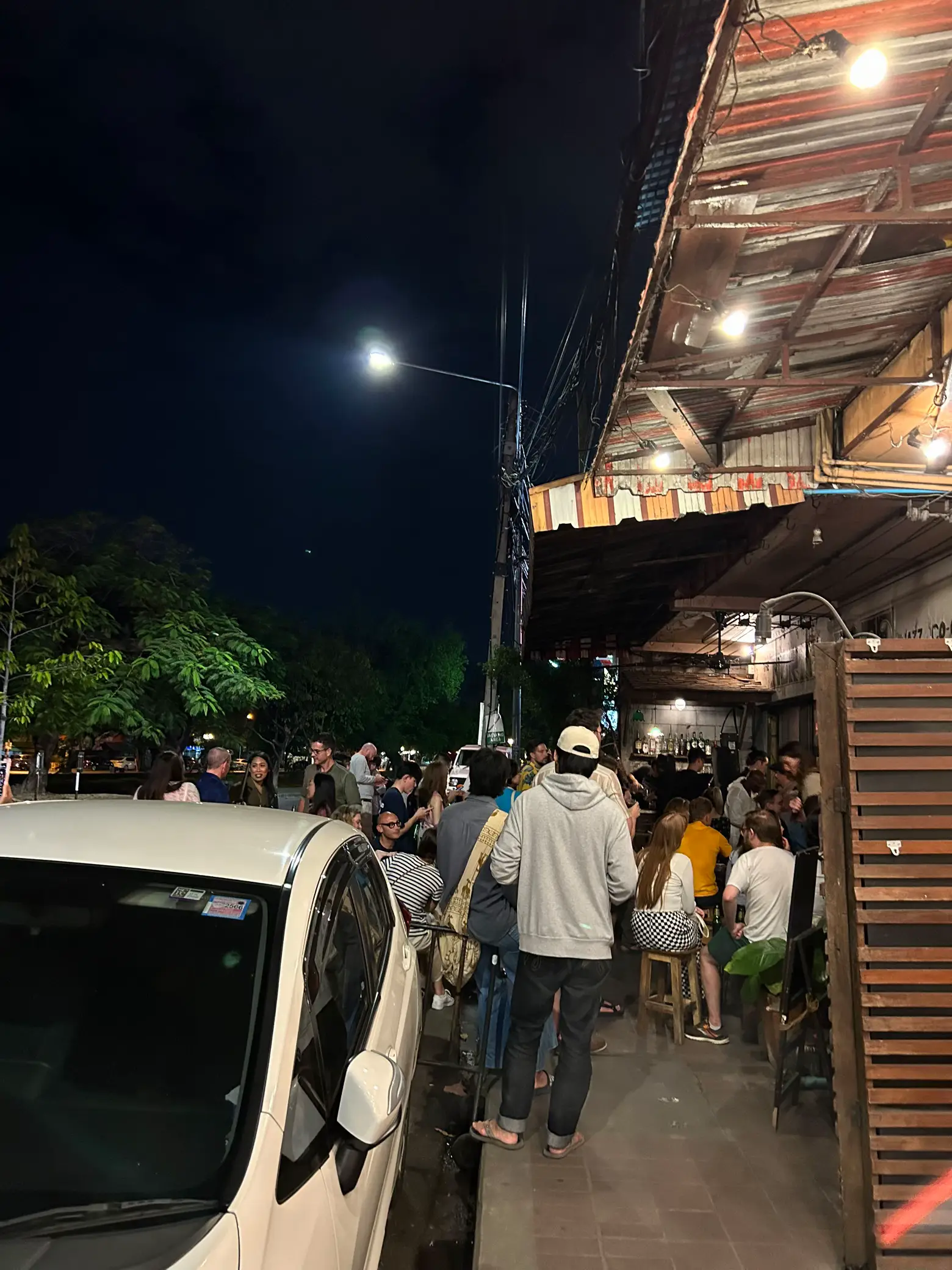 บาร์แจ๊ส(ไม่ลับ)ในเชียงใหม่🎷 | แกลเลอรีที่โพสต์โดย yeewhaa | Lemon8