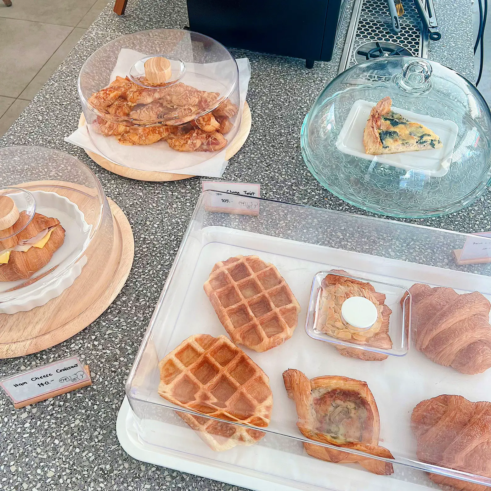 🎄 Risu Cafe Ekkamai 12 🦊 | แกลเลอรีที่โพสต์โดย duangms🌝 | Lemon8