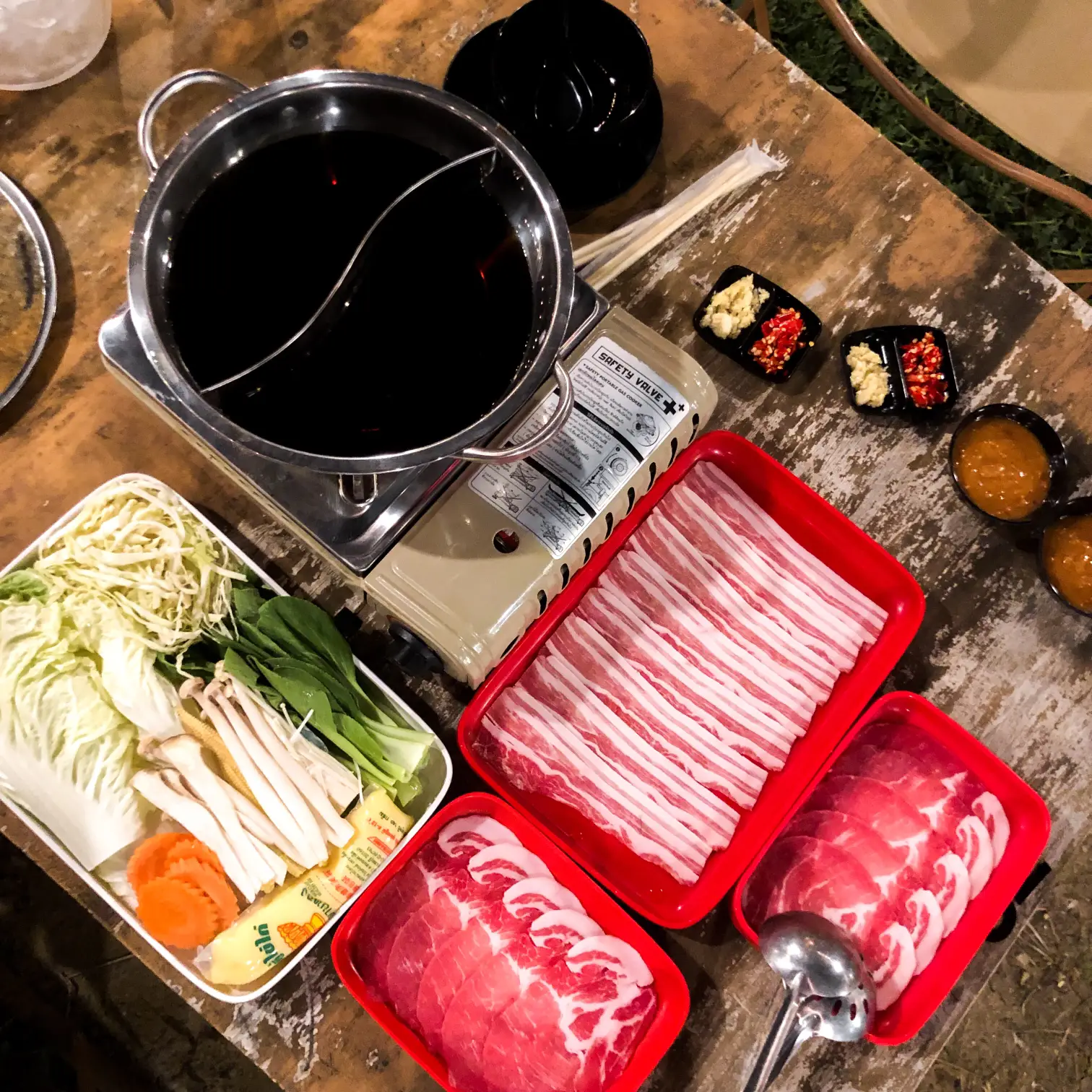 กินชาบูยังไงให้เหมือนไปแคมป์ 📌 | แกลเลอรีที่โพสต์โดย Peachy Style | Lemon8