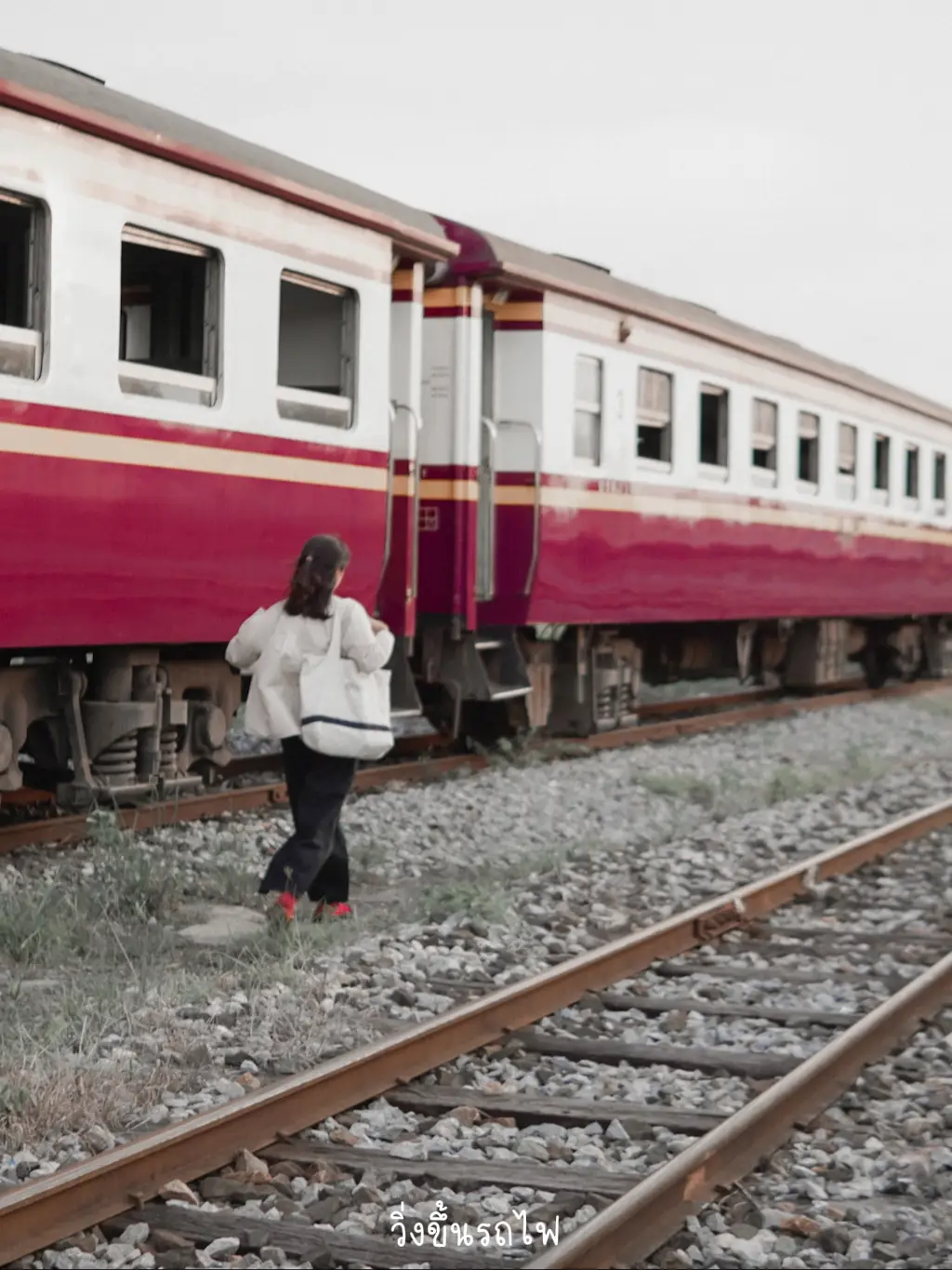 ถ่ายรูปเล่นแก้เบื่อ@สถานีรถไฟ | แกลเลอรีที่โพสต์โดย Pxm_zz | Lemon8