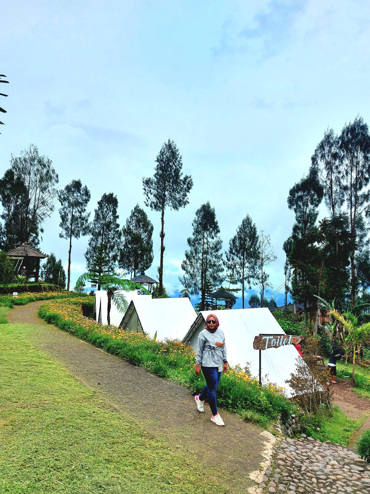GLAMPING MURAH DI POSONG TEMANGGUNG | Galeri diposting oleh Zahrad'explorer | Lemon8