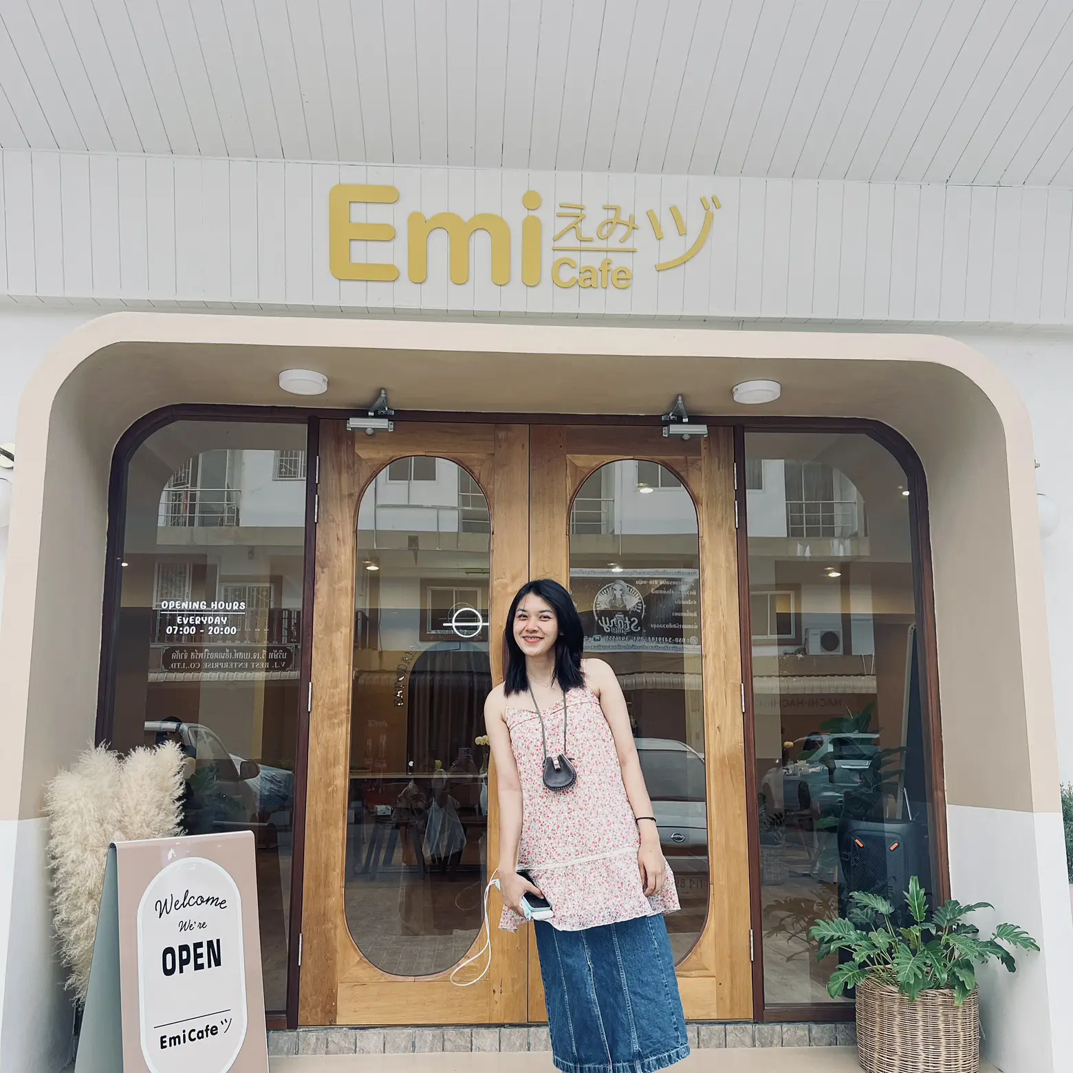 คาเฟ่เปิดใหม่เพชรบุรี เรียบหรู Emi Cafe | แกลเลอรีที่โพสต์โดย ญญ | Lemon8