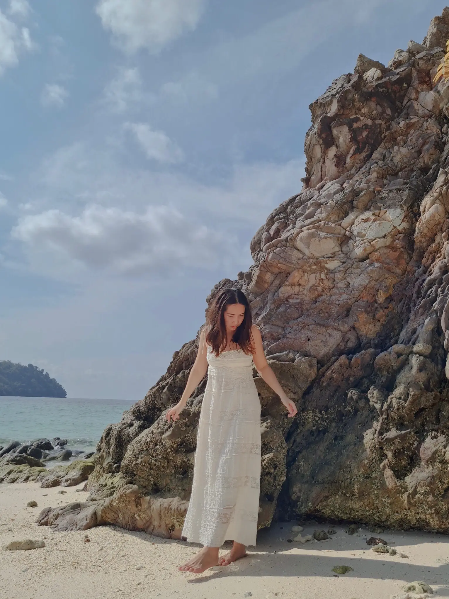 เที่ยวเกาะไข่ สตูล (ซุ้มประตูหิน🤍) | แกลเลอรีที่โพสต์โดย Wanii | Lemon8