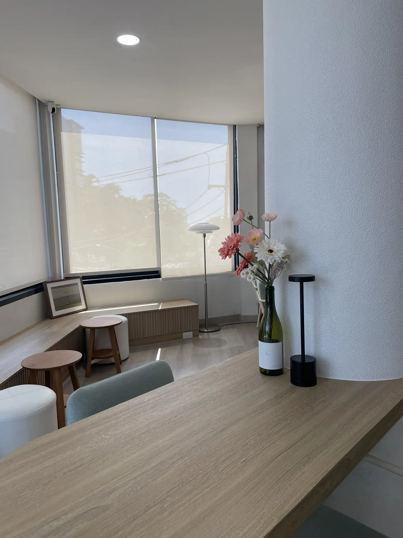 WNL / Coffee and Wine • Sriracha🍷 🥤🩵🌈 | แกลเลอรีที่โพสต์โดย อาเบสสส | Lemon8