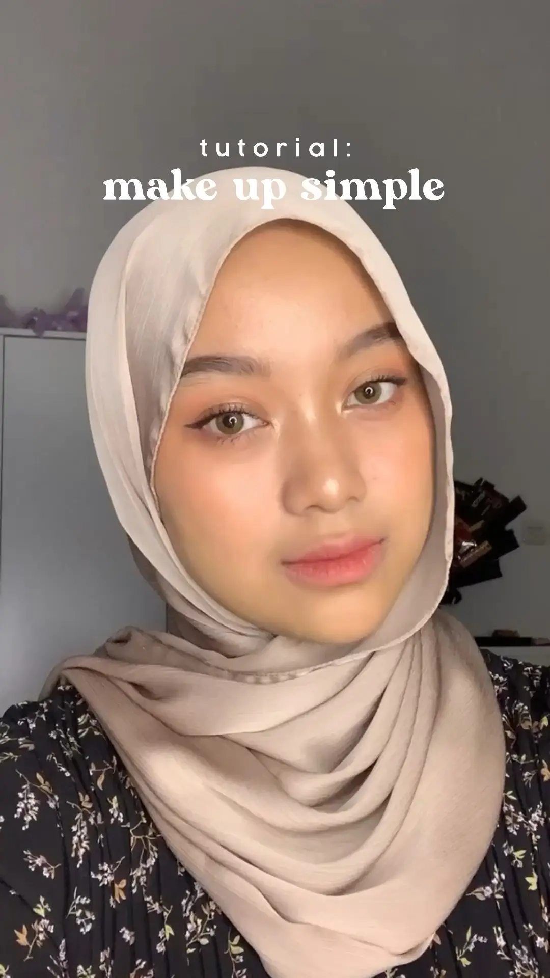 tutorial make up simple! | วิดีโอที่เผยแพร่โดย rhaina(๑>