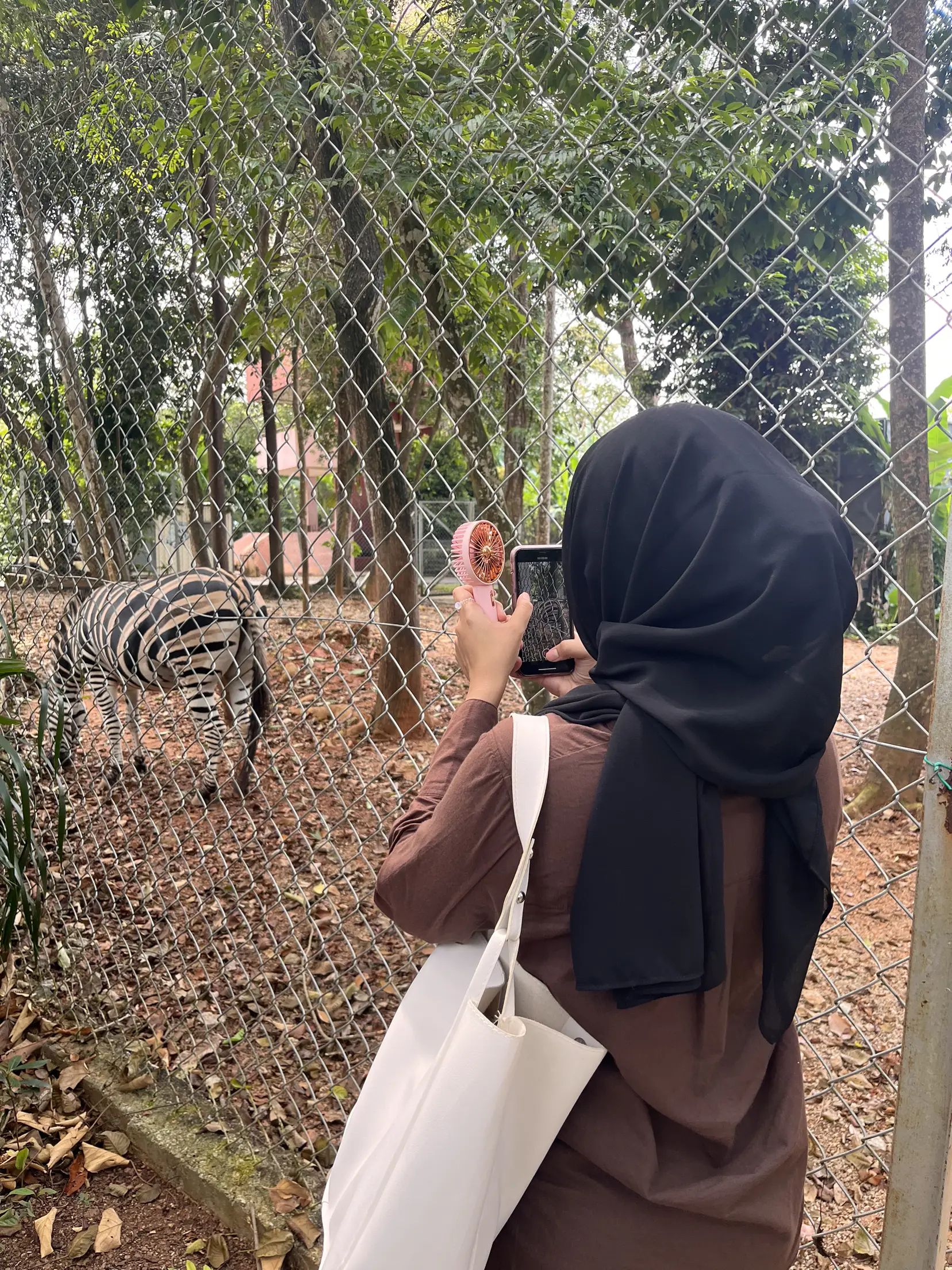 ZOO DATE OOTD | แกลเลอรีที่โพสต์โดย Aina Raeis | Lemon8