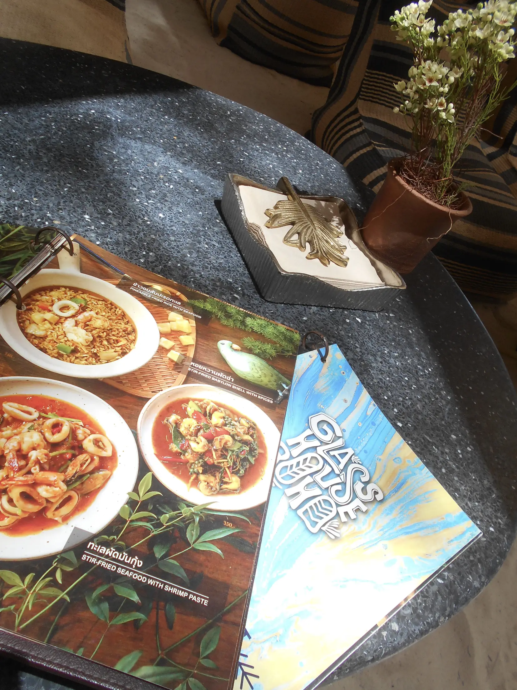 Glass House BOHO | แกลเลอรีที่โพสต์โดย Magaretkillkill | Lemon8