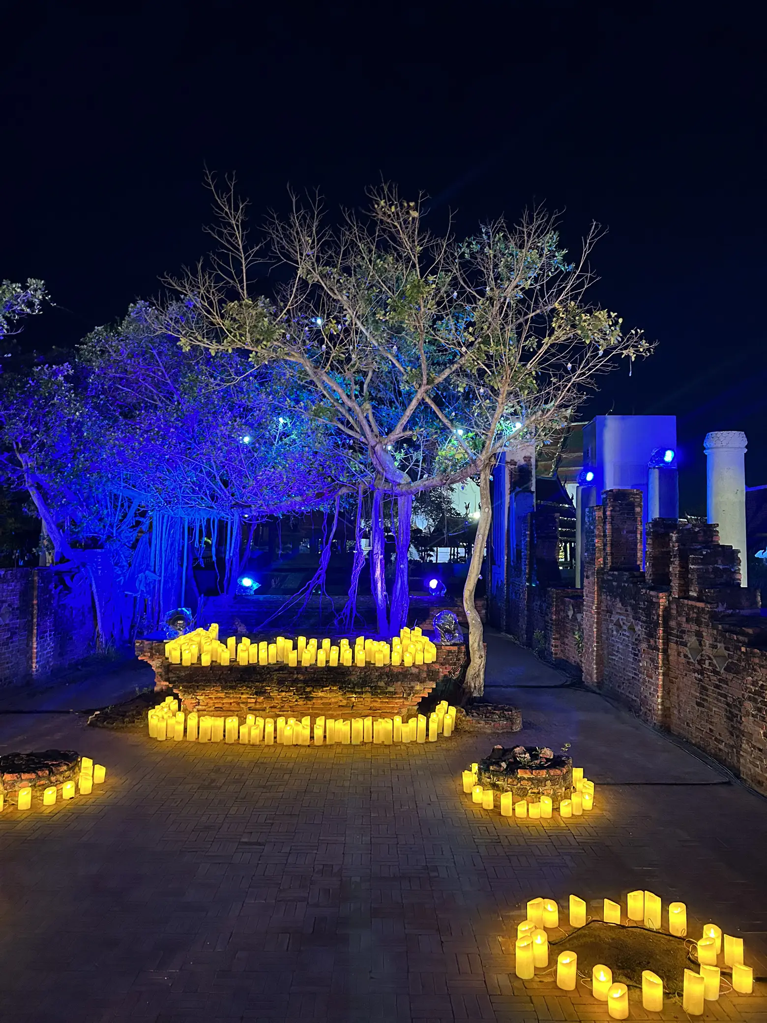 ปะ ไปเที่ยวเมืองโบราณตอนกลางคืนกัน !! | แกลเลอรีที่โพสต์โดย ptp.ev | Lemon8