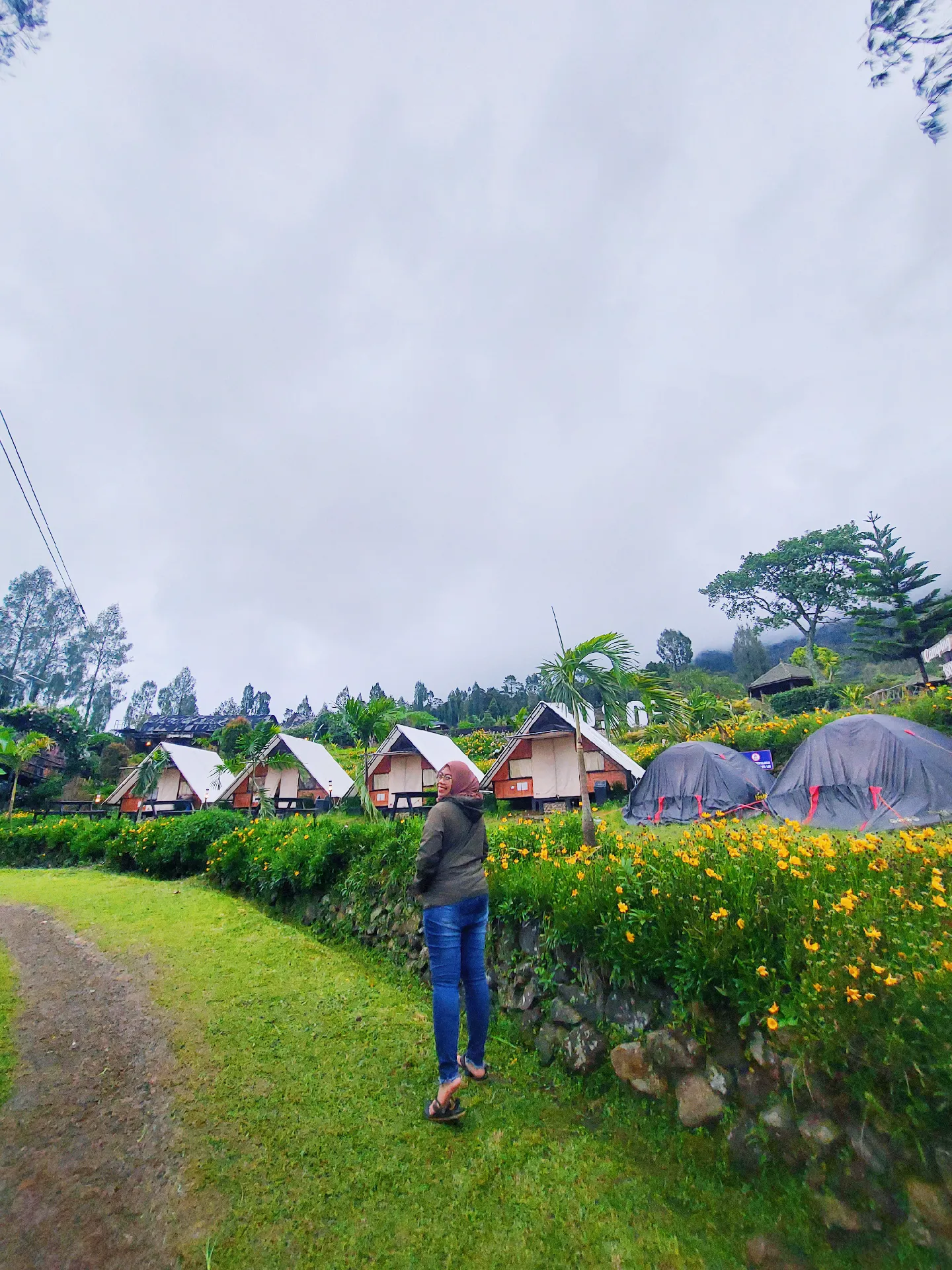 GLAMPING MURAH DI POSONG TEMANGGUNG | Galeri diposting oleh Zahrad'explorer | Lemon8