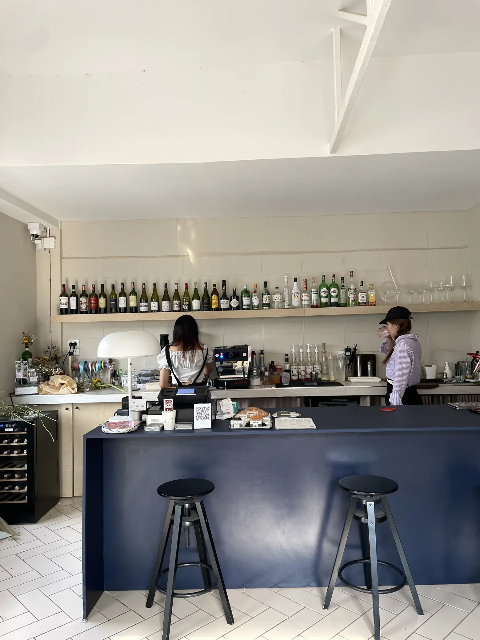 ALSO Cafe | Chiangmai คาเฟ่ตกแต่งด้วยดอกไม้ | แกลเลอรีที่โพสต์โดย Poppupee | Lemon8