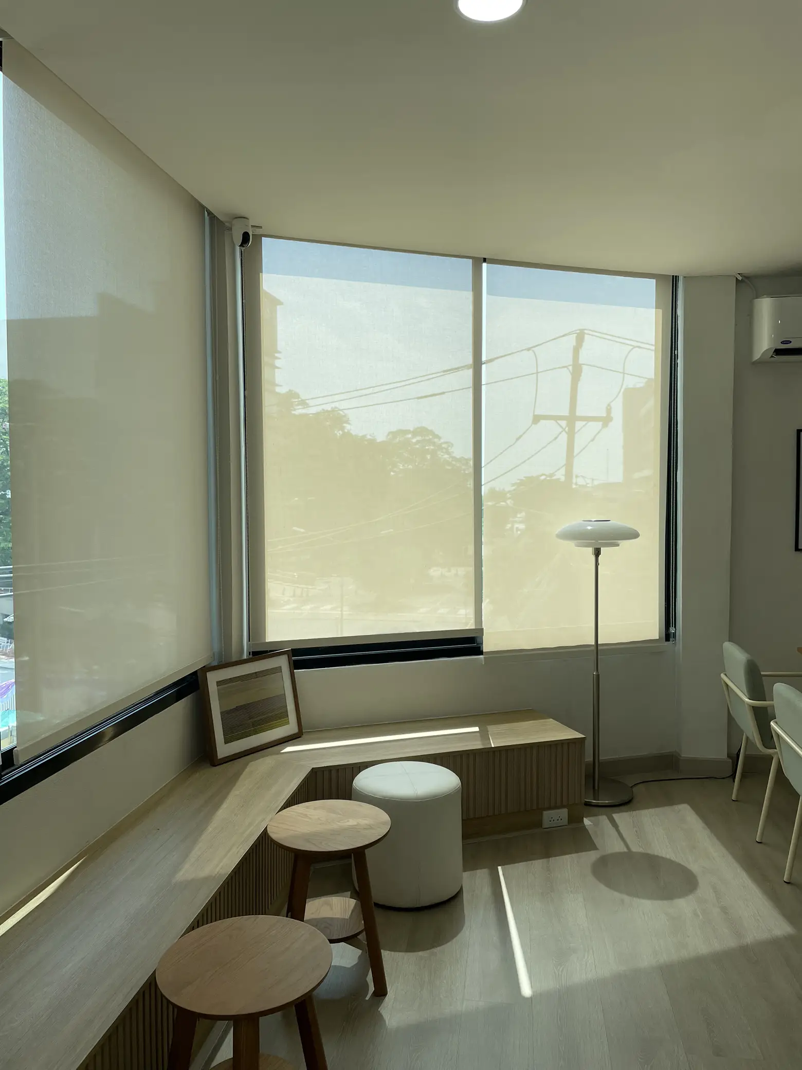 WNL / Coffee and Wine • Sriracha🍷 🥤🩵🌈 | แกลเลอรีที่โพสต์โดย อาเบสสส | Lemon8