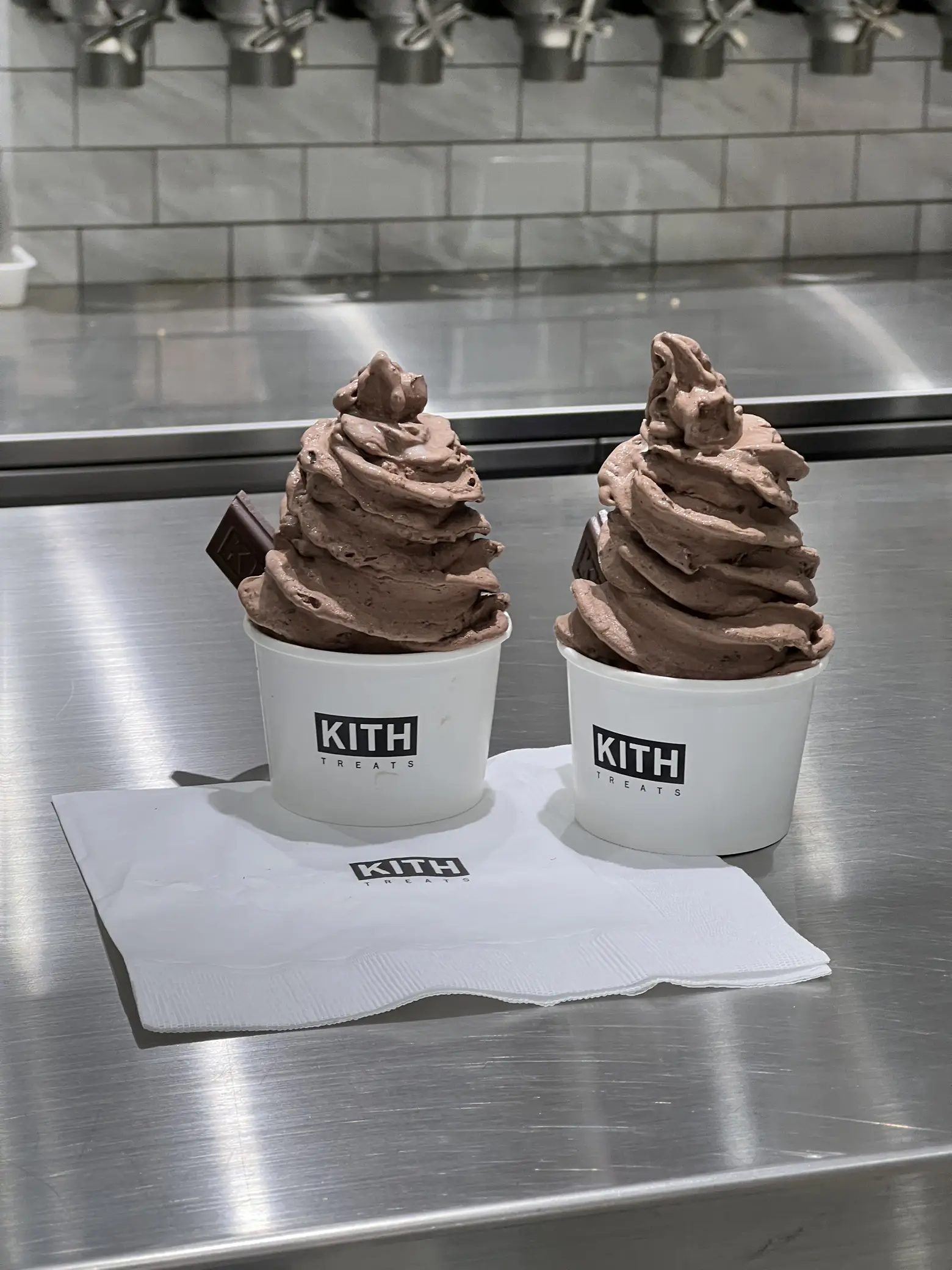 🍦 หน้าร้อนแบบนี้ขอกินไอติม KITH! | แกลเลอรีที่โพสต์โดย pkukii🥯🌨 | Lemon8