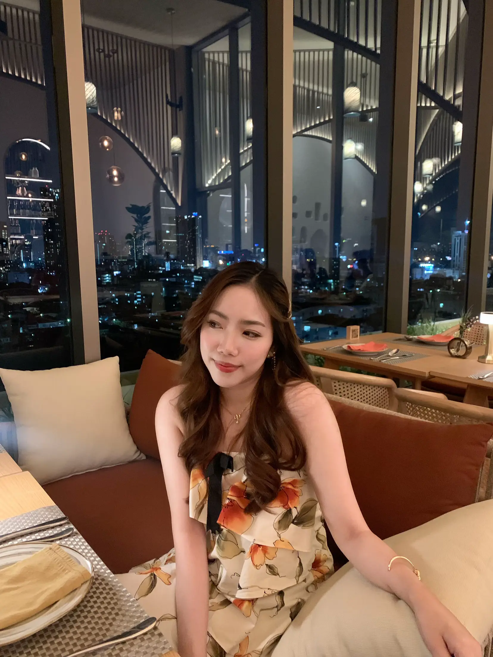 SOL & LUNA BKK Romantic Atmosphere Rooftop Restaurant | Gallery posted ...