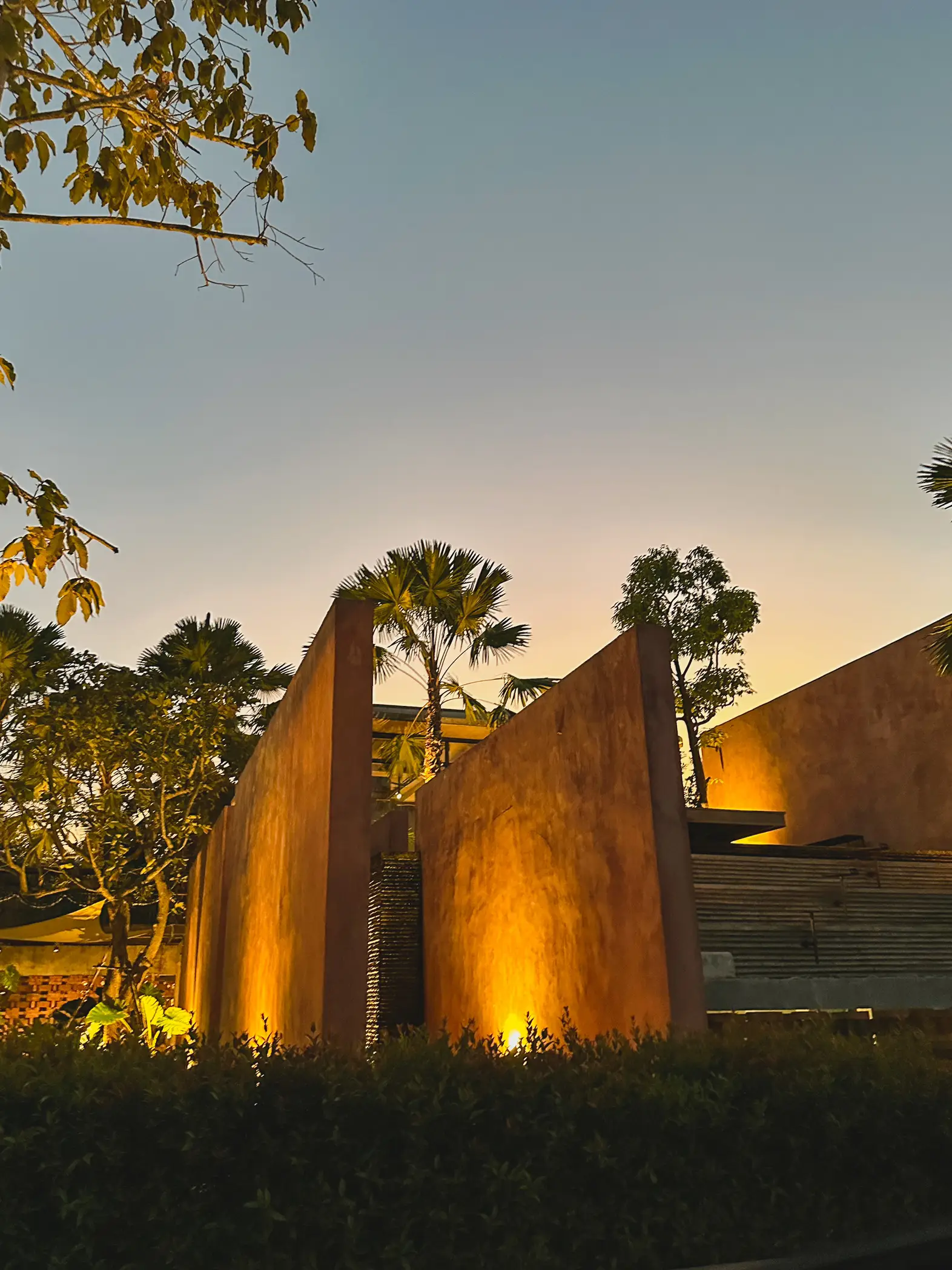 Yang : คาเฟ่โคราช ริมอ่างห้วยยาง | แกลเลอรีที่โพสต์โดย nantiger | Lemon8