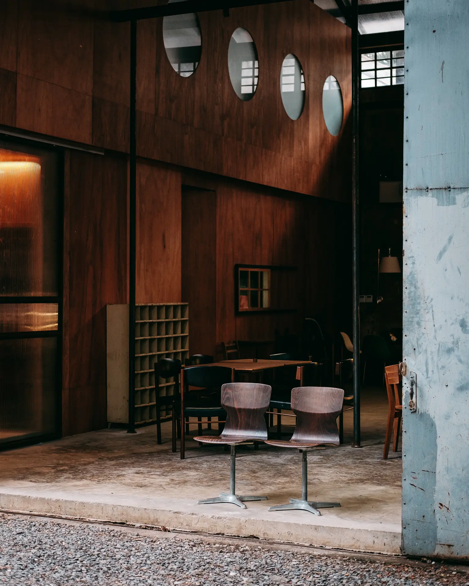 Craftsman Roastery&Brew Bar เปลี่ยนโรงกลึงเก่าเป็นคาเฟ่ | แกลเลอรีที่ ...