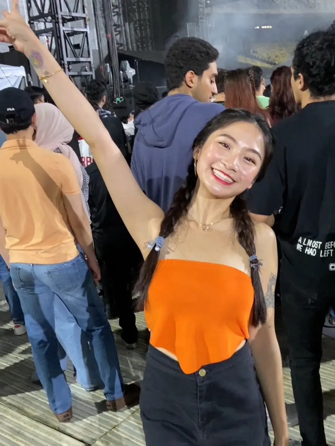 Get ready with me for concert look | วิดีโอที่เผยแพร่โดย Victoria 🦕 | Lemon8