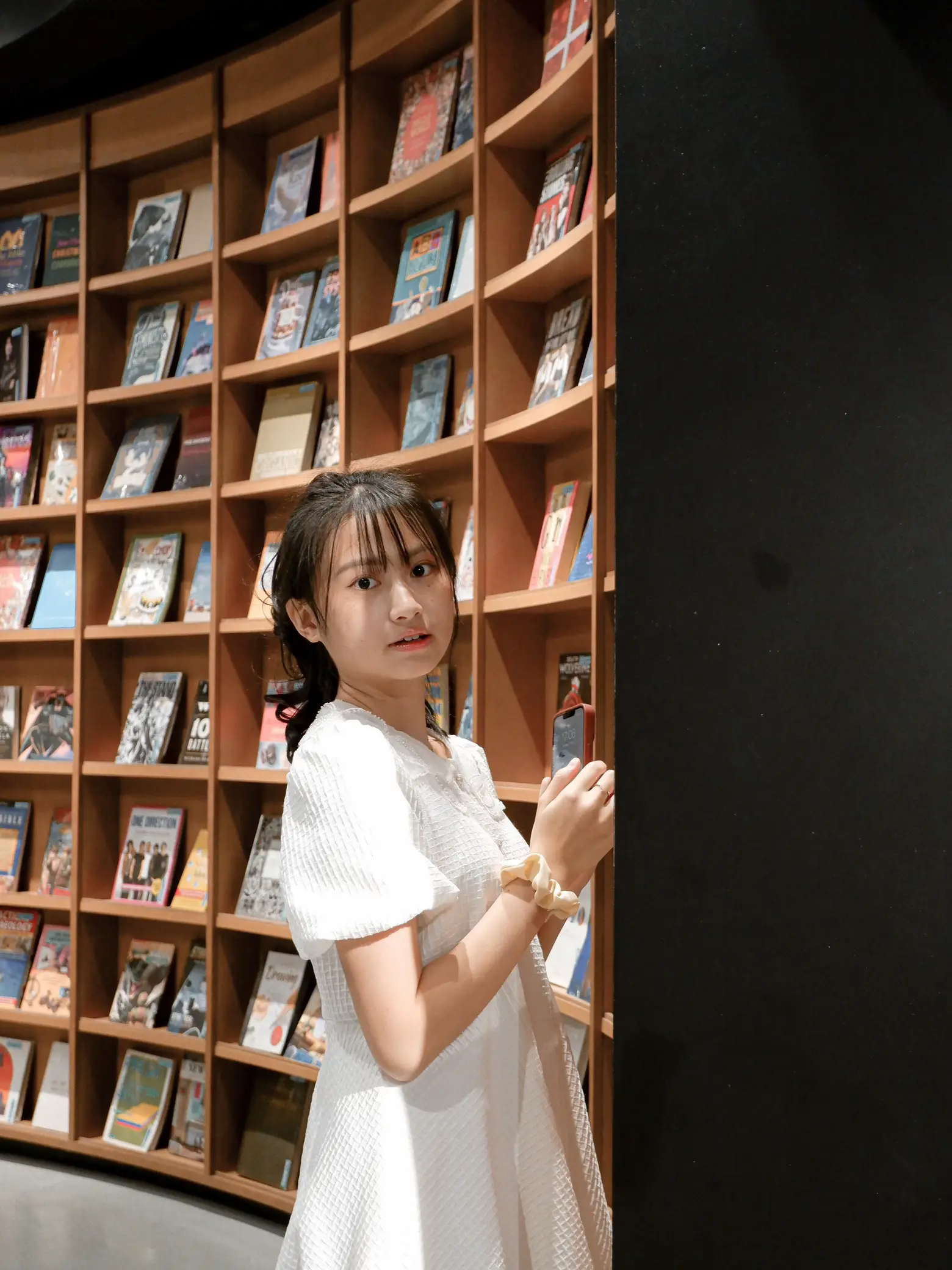 How to pose in a library📚 ? | Galeri disiarkan oleh Kyan Lam 🎧 | Lemon8