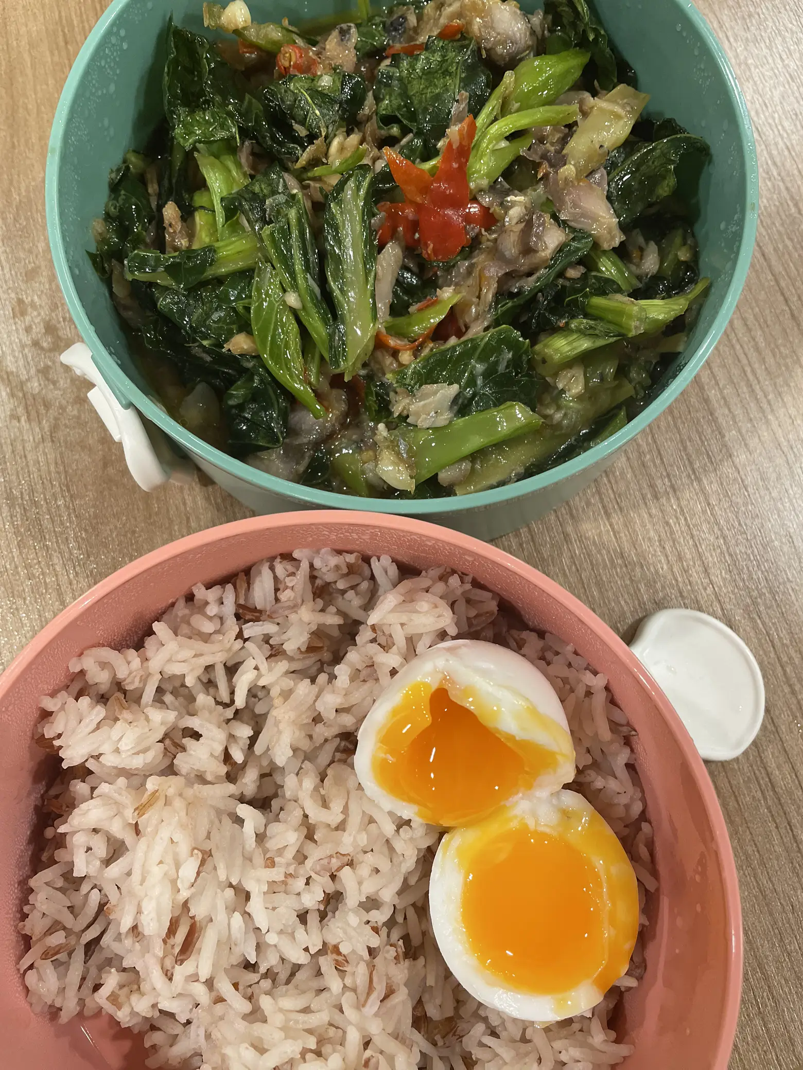 มื้อกลางวัน วันนี้ผัดคะน้าปลาเค็ม ไข้เป็ดต้มยางมะตูม | แกลเลอรีที่โพสต์โดย Save zone🐳 | Lemon8