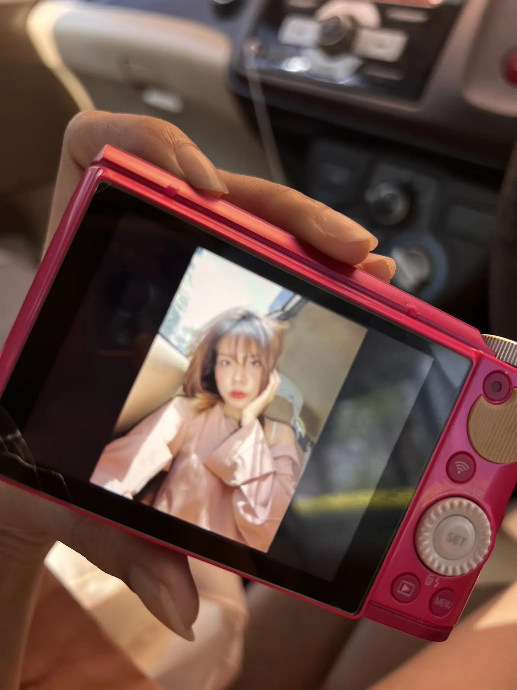 กล้องฟรุ้งฟริ้ง เมื่อ8ปีที่แล้ว | แกลเลอรีที่โพสต์โดย Jump_ka | Lemon8