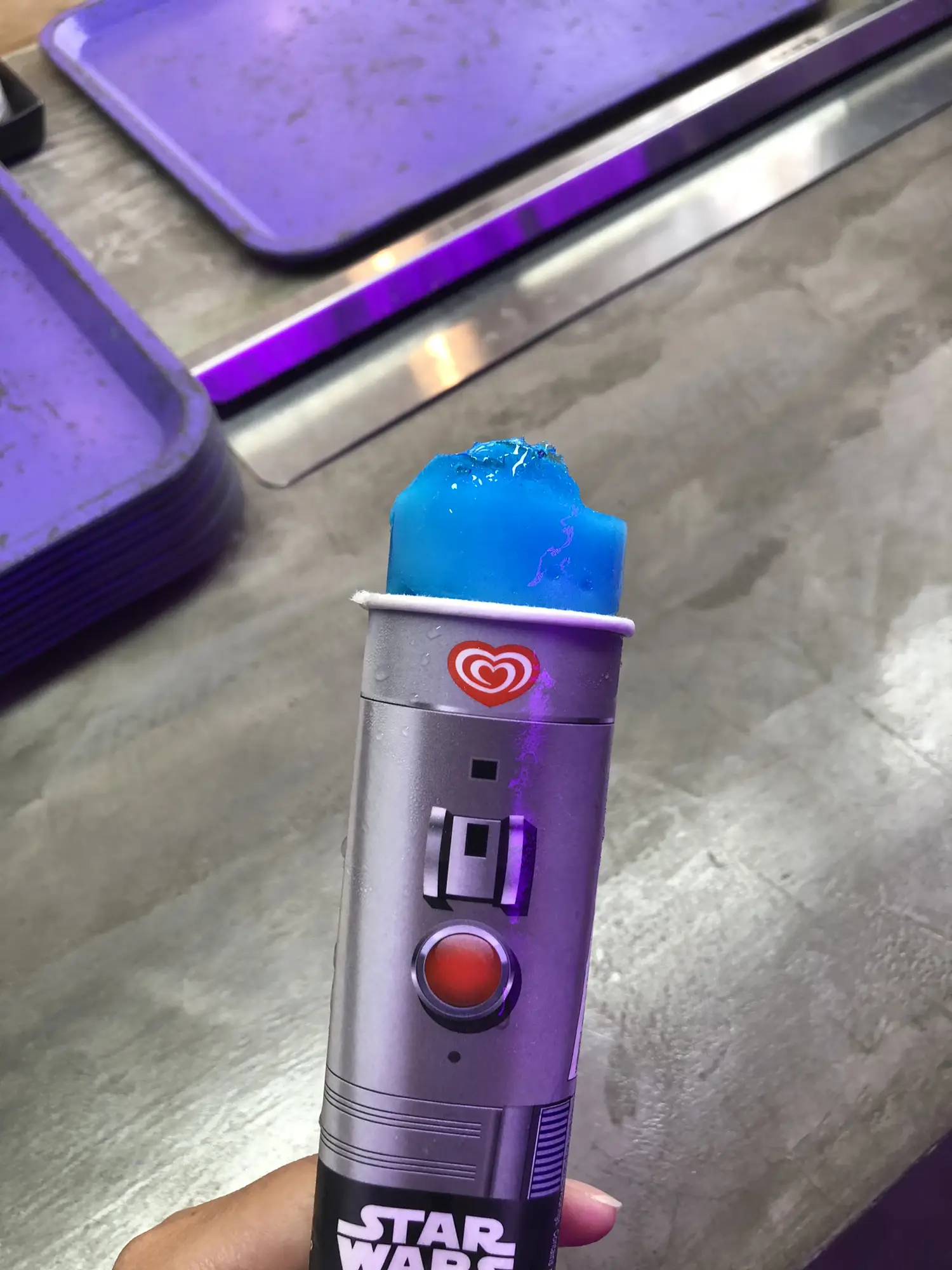 ไอติมวอลล์รสใหม่ | แกลเลอรีที่โพสต์โดย jxngksm | Lemon8