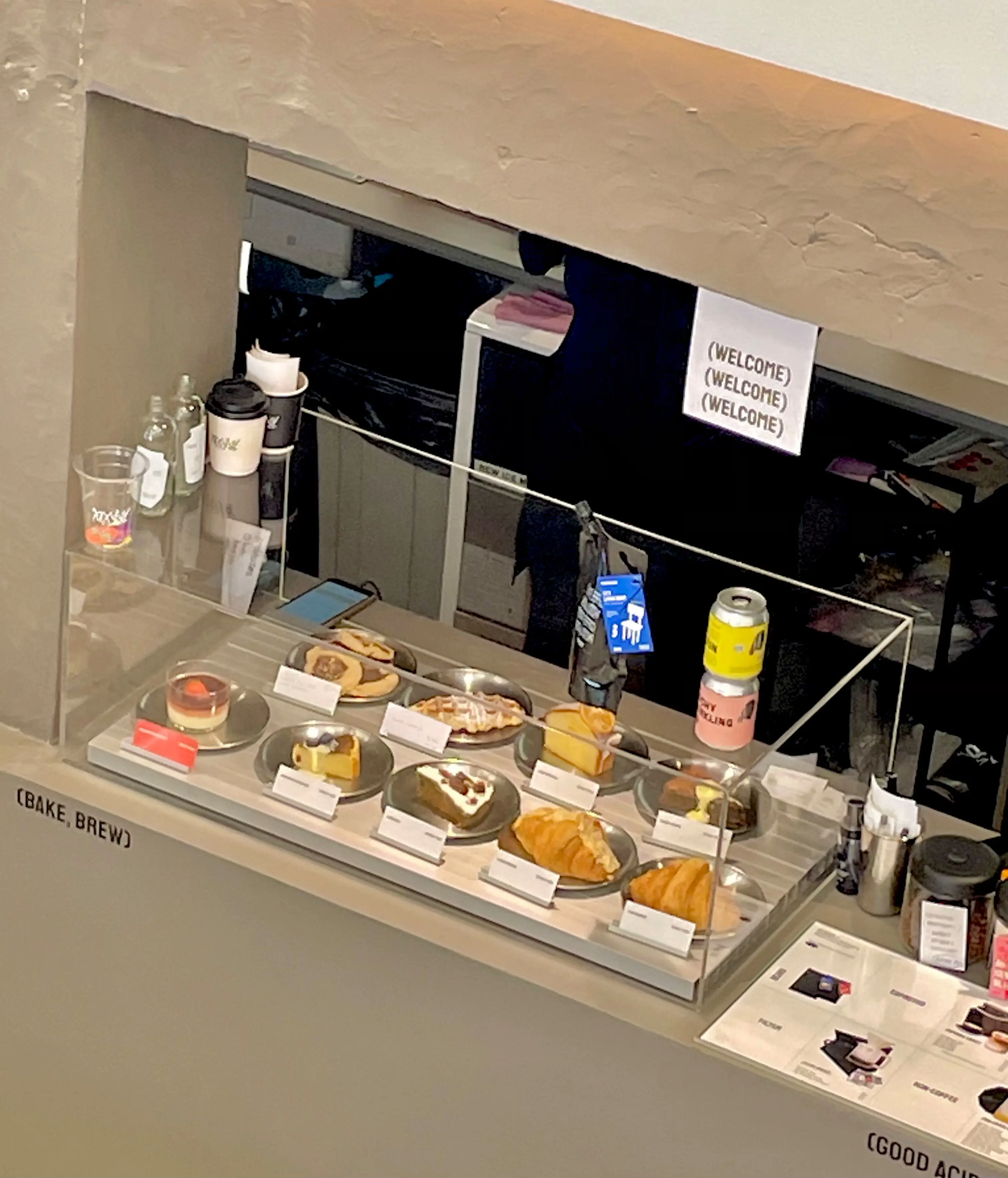 พาไปคาเฟ่ย่านแบริ่งร้านใหญ่ม้ากก 🍞🍊🥛. ˚ ♡(ถ่ายรูปสวยทุกมุม) | แกลเลอรีที่โพสต์โดย VIEWKMJ | Lemon8