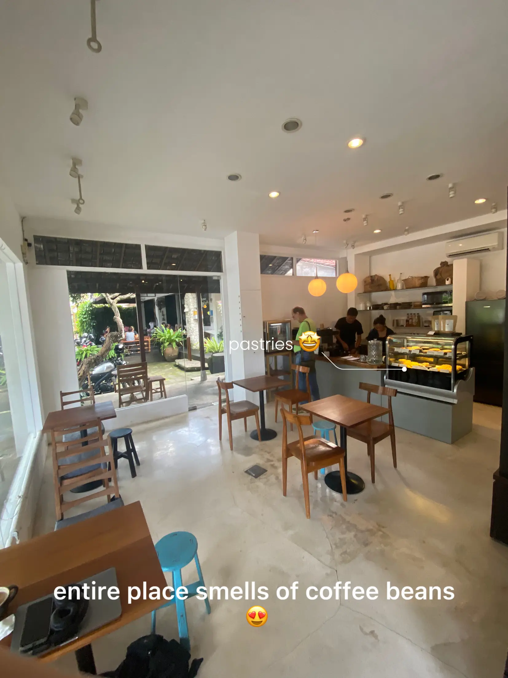 LILIAN N’ COFFEE??? MINIMALIST COFFEE SPOT 😍😍😍 | แกลเลอรีที่โพสต์โดย joelle 🥰 | Lemon8