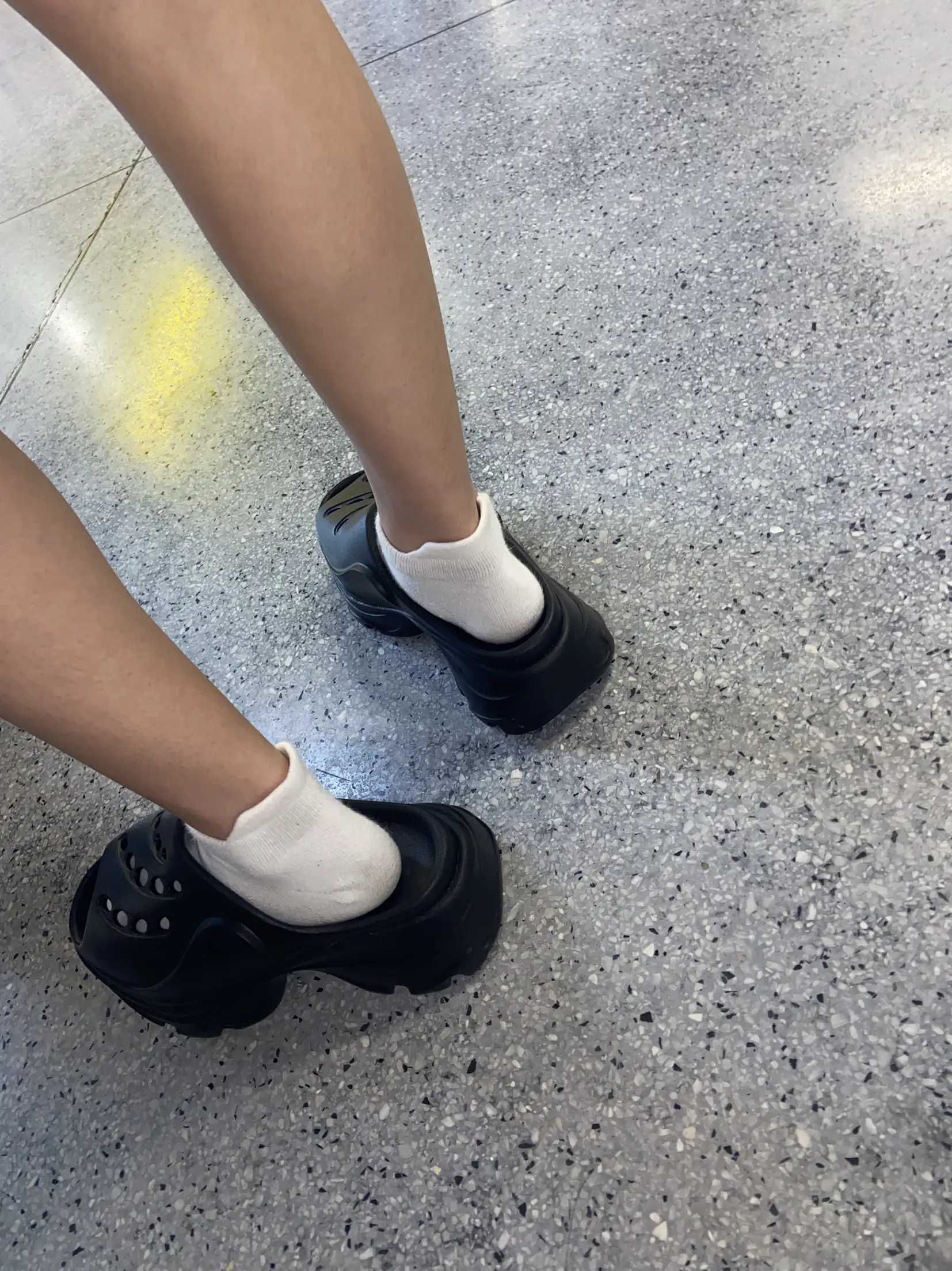 ADIDAS BY STELLA MCCARTNEY | แกลเลอรีที่โพสต์โดย Nutthapach P. | Lemon8