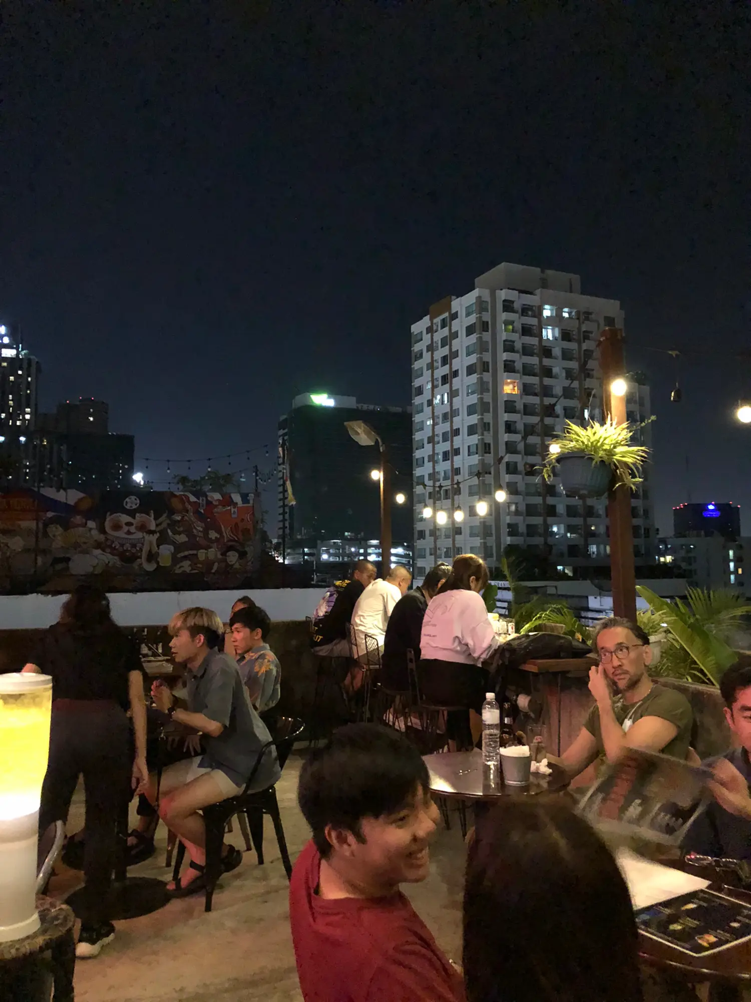 DUMBO บาร์ดาดฟ้า ย่านสะพานควาย | แกลเลอรีที่โพสต์โดย Pomelo.pyn | Lemon8